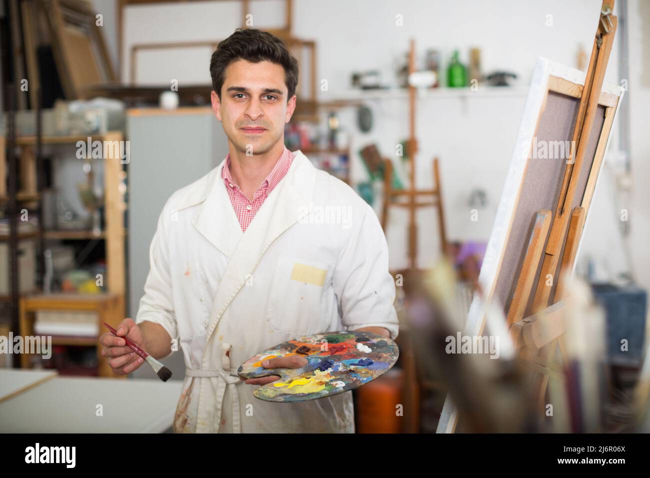 Artists workroom hi-res stock photography and images - Alamy