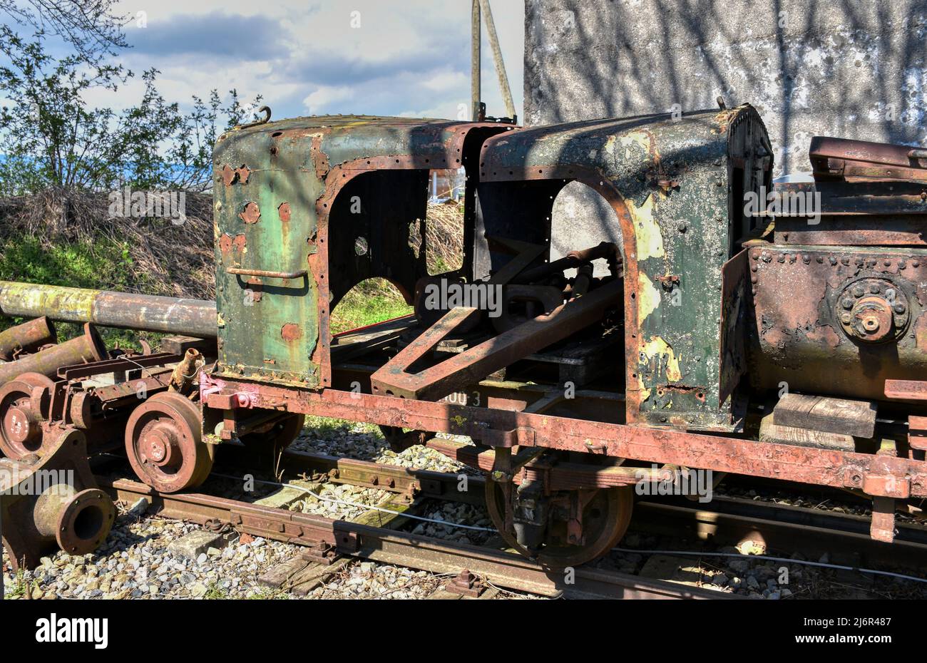 Lost Place, Urban Exploring, Dampflok, Teile, Führerhaus, Eisen, Metall ...