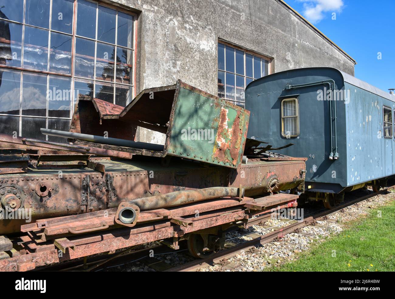Lost Place, Urban Exploring, Dampflok, Teile, Führerhaus, Eisen, Metall ...