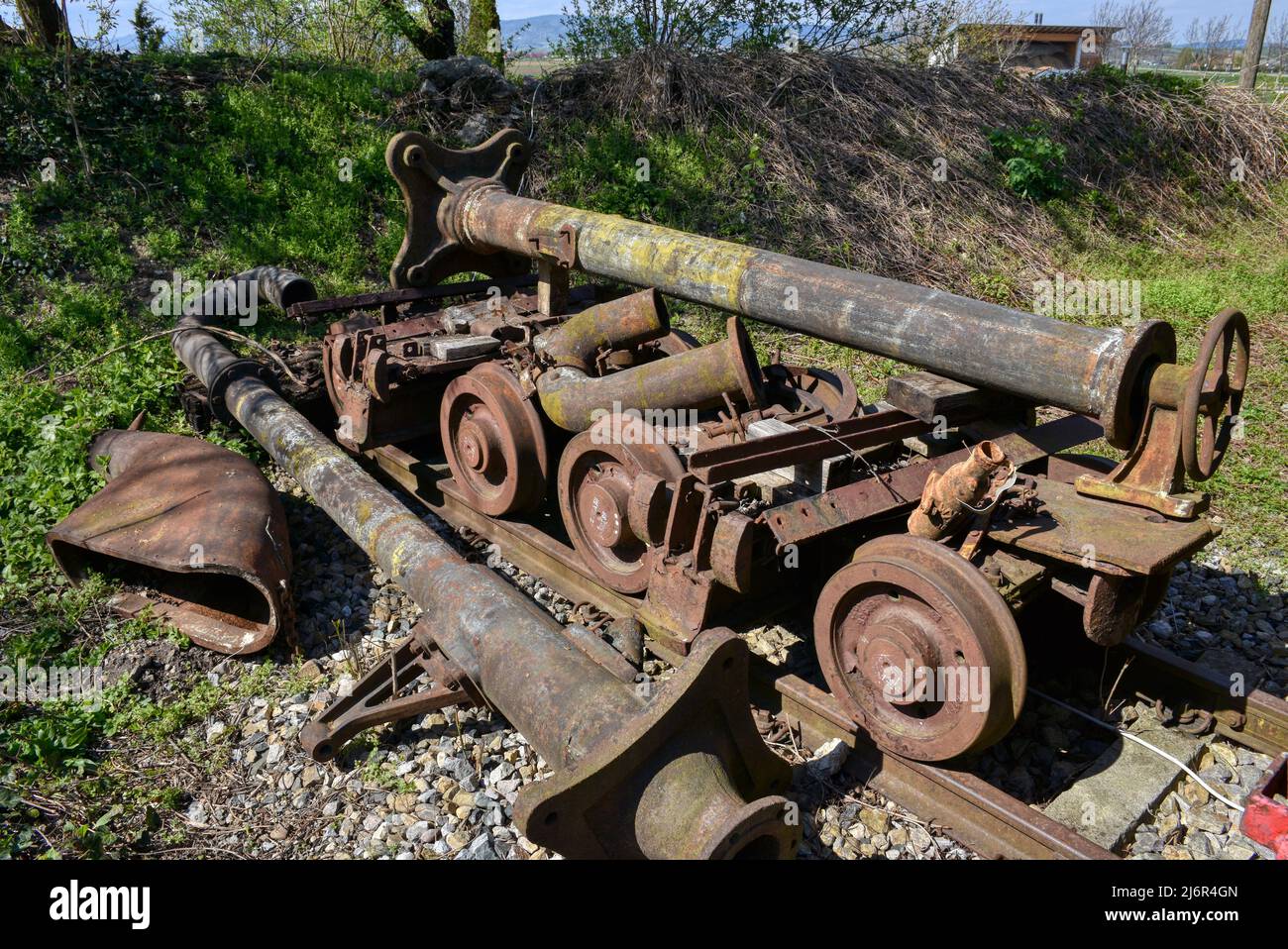 Lost Place, Urban Exploring, Dampflok, Teile, Führerhaus, Eisen, Metall ...