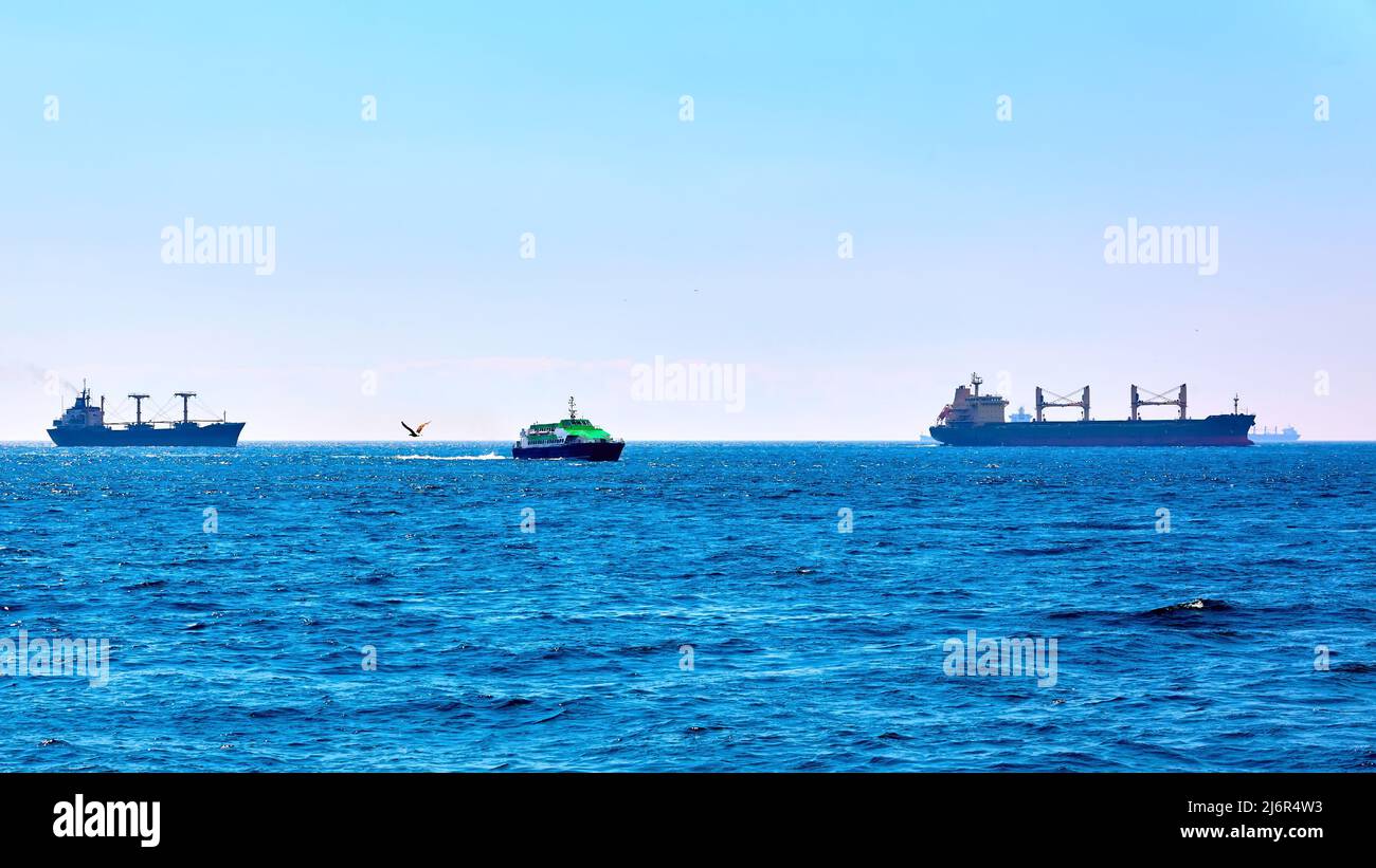 Oil and lpg ship tankers at sea hi-res stock photography and images - Alamy