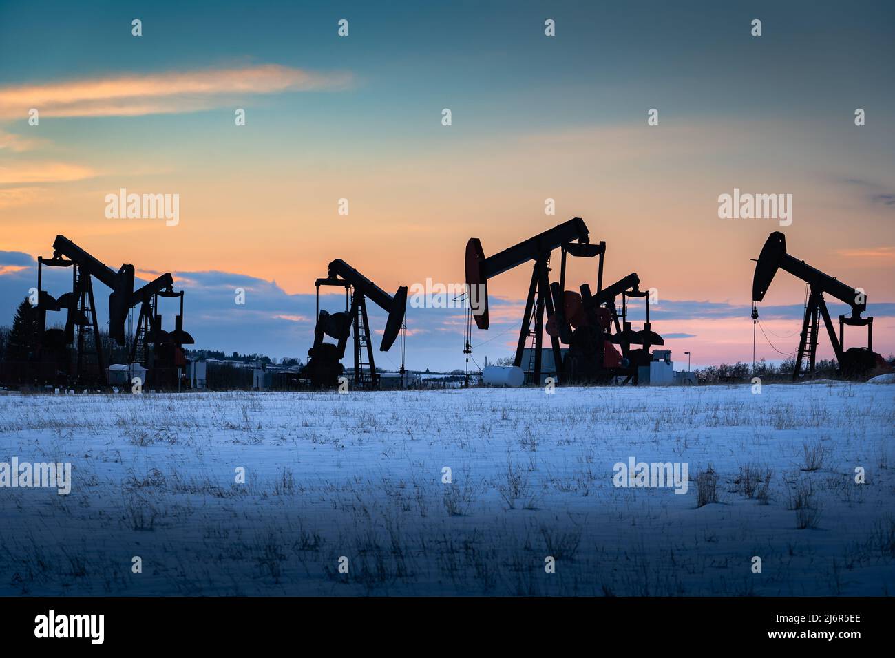 Oil drill alberta hi-res stock photography and images - Alamy