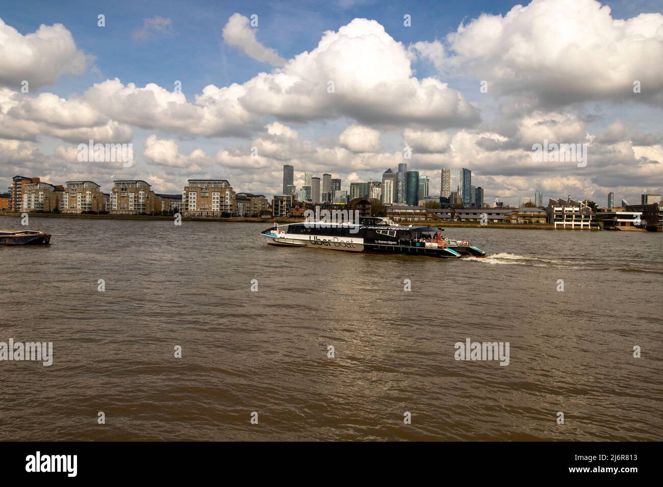 Riverside thames the through wharf hi-res stock photography and images ...