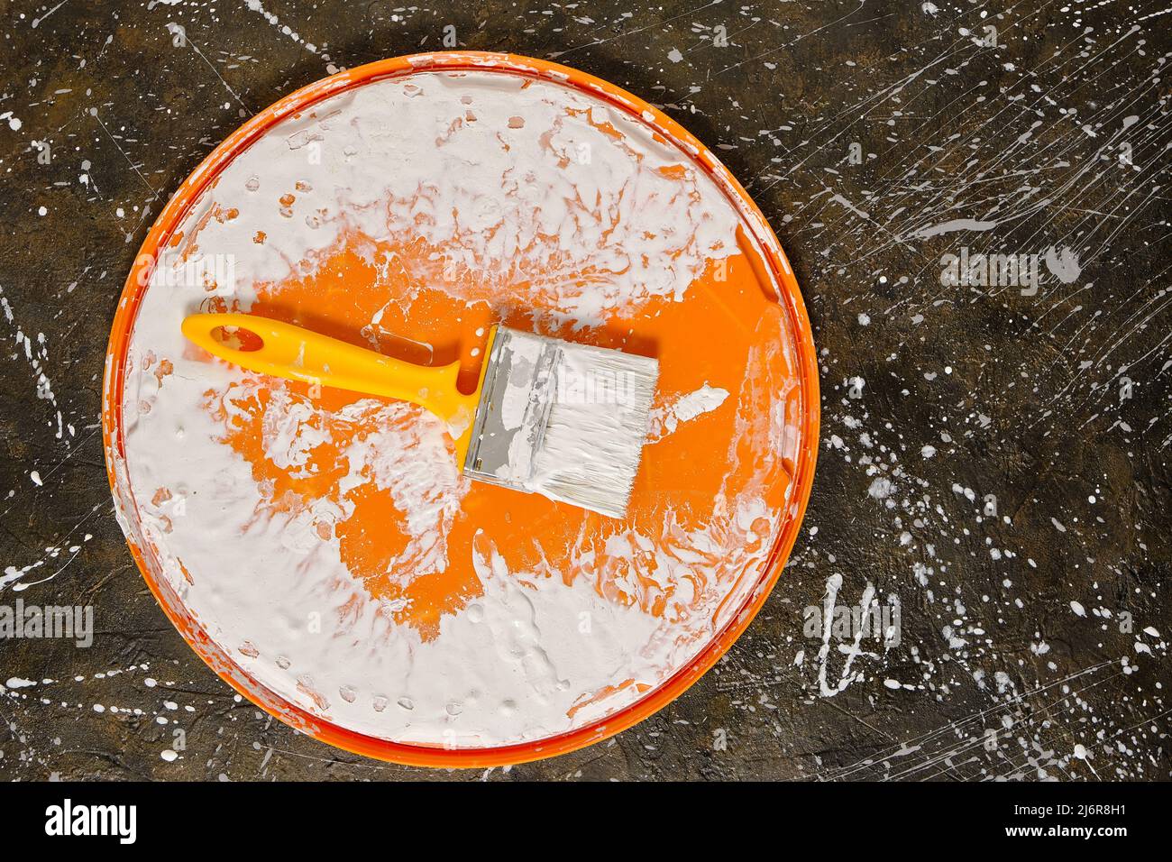 Paint mixing lid hi-res stock photography and images - Alamy