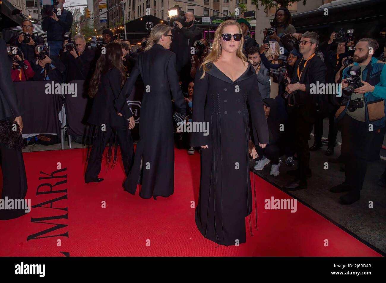 Amy Schumer departs The Mark Hotel for 2022 Met Gala in New York City ...