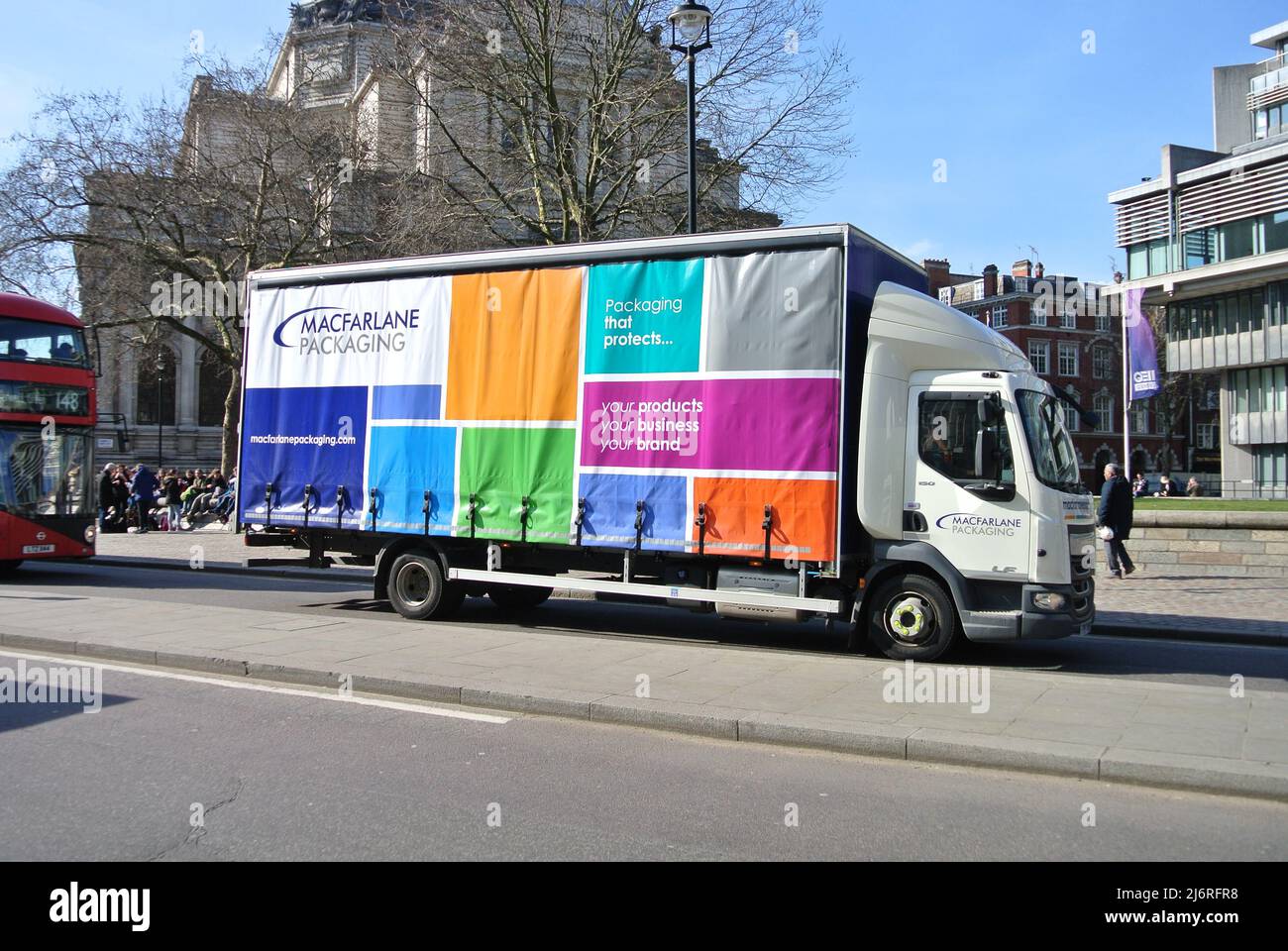 A DAF LF lorry in London, England, UK Stock Photo - Alamy
