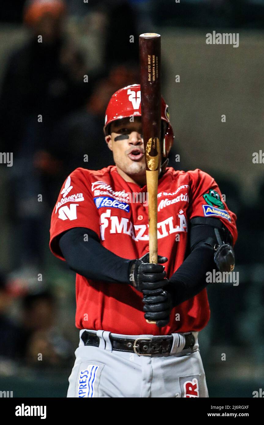 Acciones del partido de beisbol entre Venados de Mazatlan vs Naranjeros ...