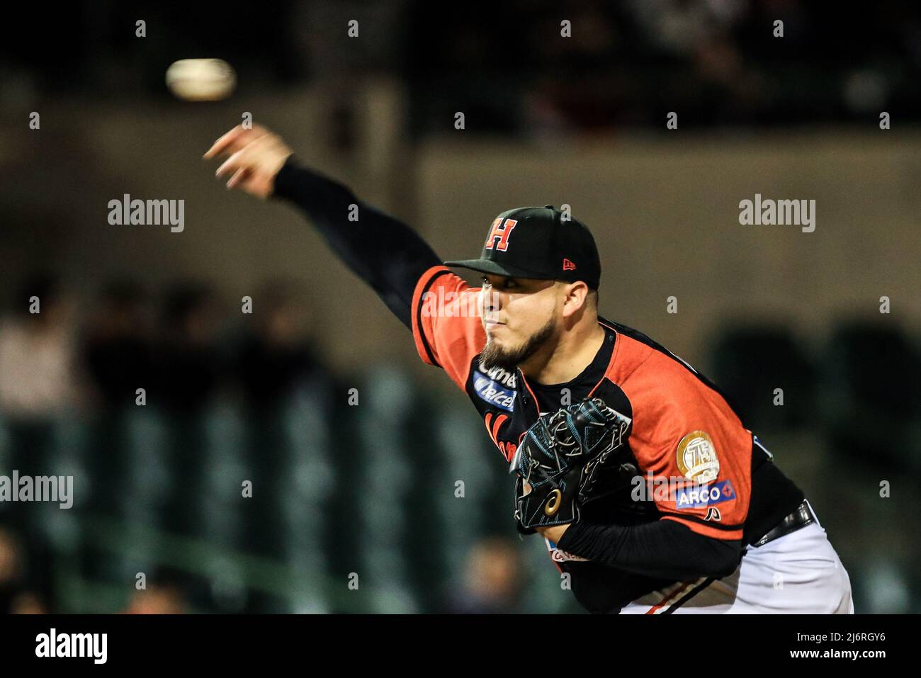 Acciones del partido de beisbol entre Venados de Mazatlan vs Naranjeros ...