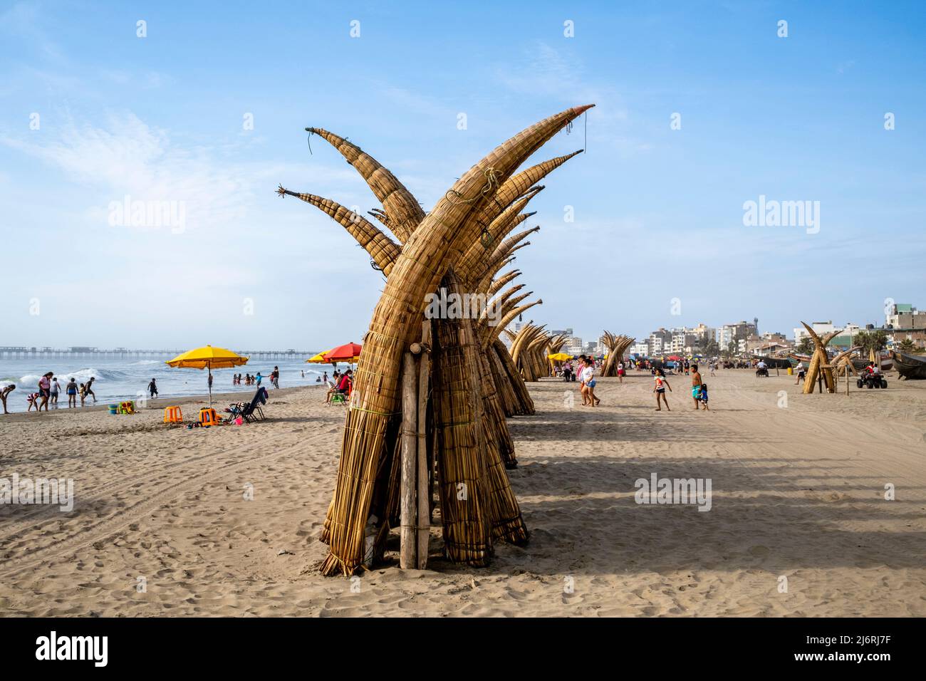Caballitos de totoro hi-res stock photography and images - Alamy