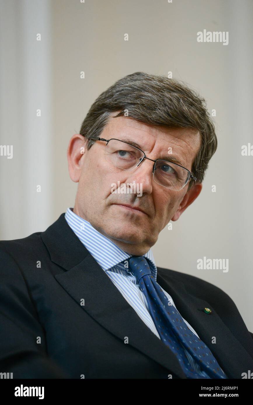 Digital transition vittorio colao hi-res stock photography and images ...