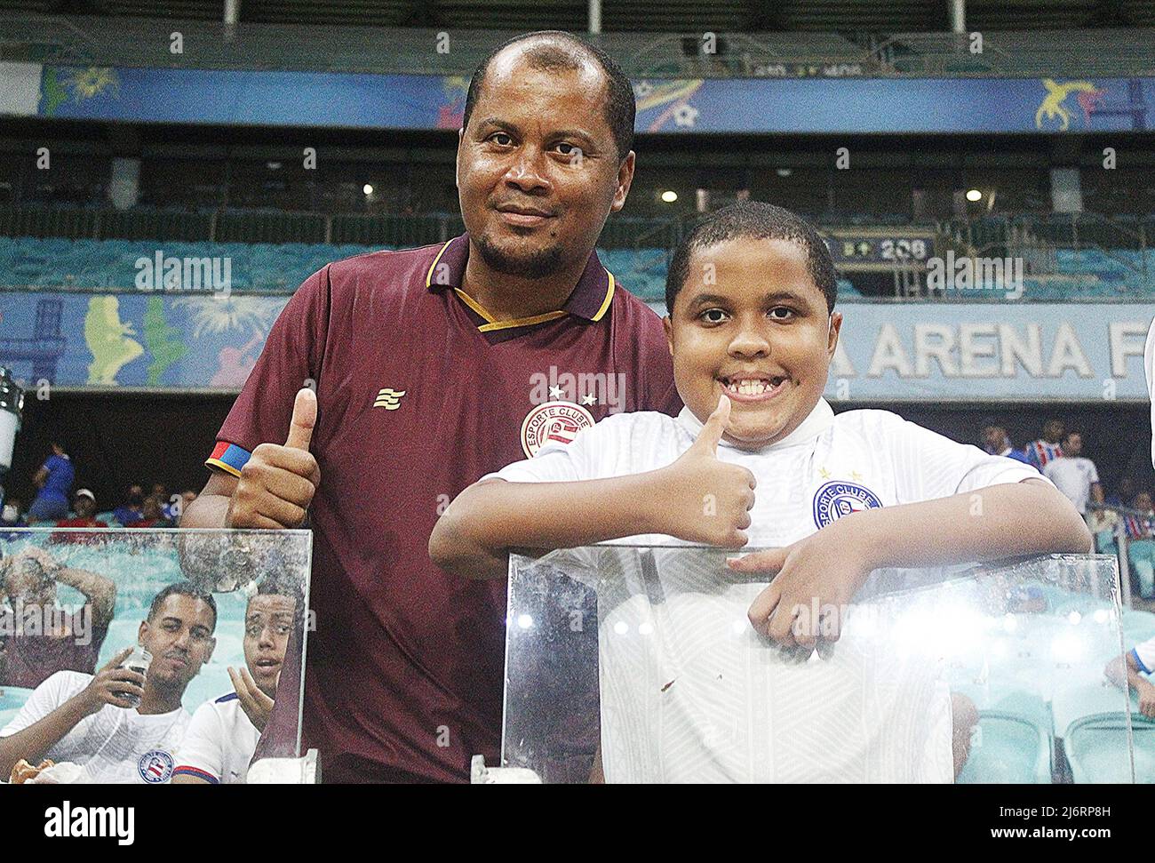 SALVADOR, BA - 03.05.2022: BAHIA X LONDRINA - In the photo, Bahia fans ...