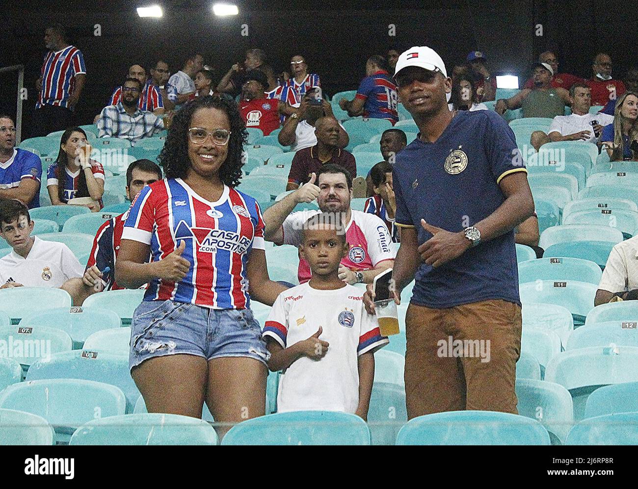 SALVADOR, BA - 03.05.2022: BAHIA X LONDRINA - In the photo, Bahia fans ...