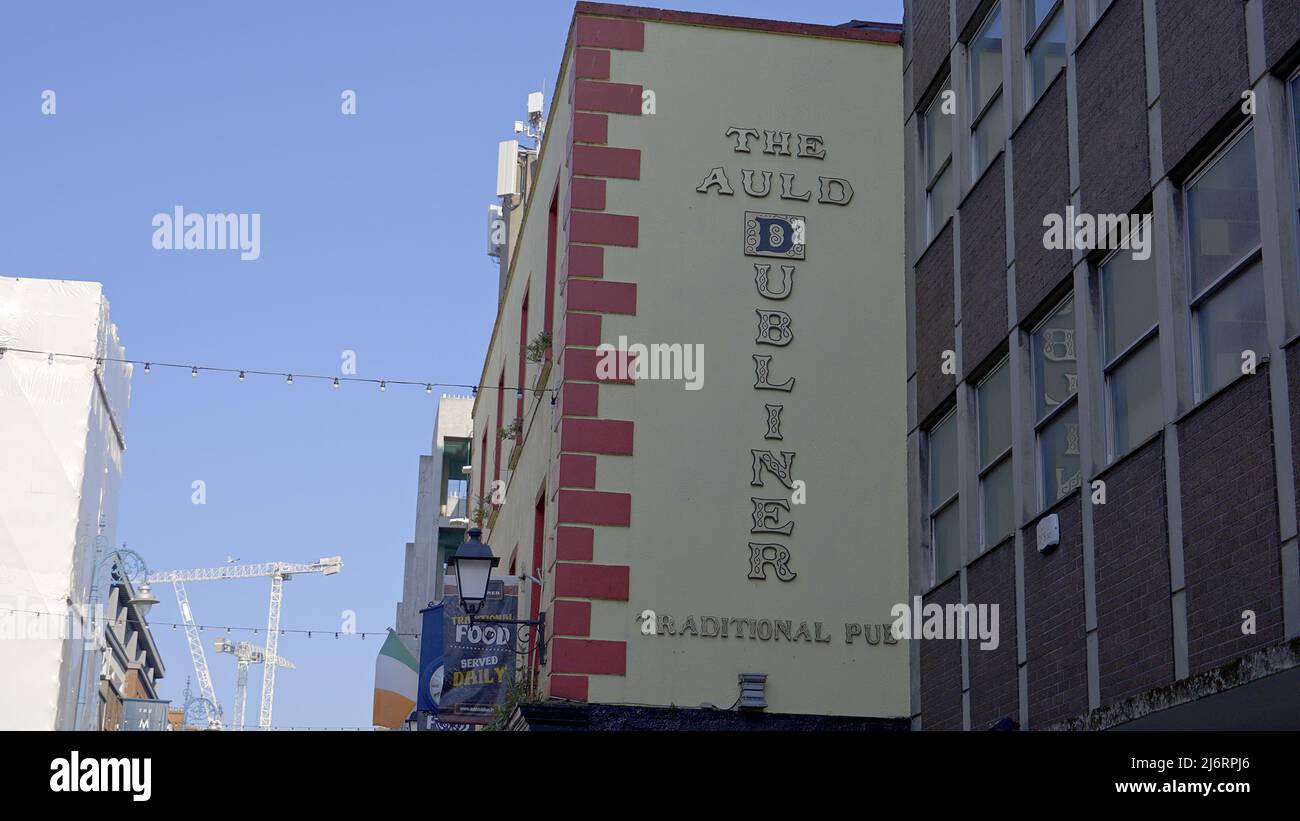 Amazing Irish pubs in the Temple Bar Quarter in Dublin - DUBLIN ...
