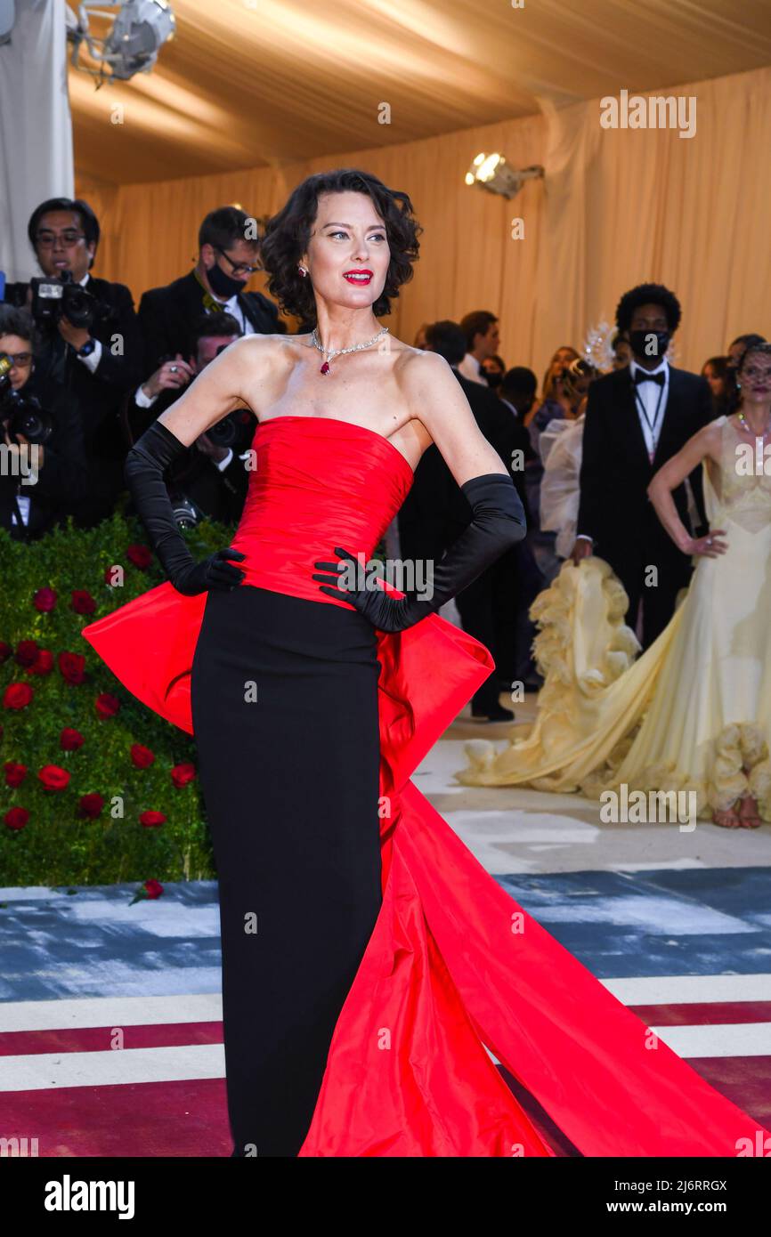 New York, NY on May 2, 2022. Shalom Harlow walking on the red carpet at the 2022 Metropolitan ...