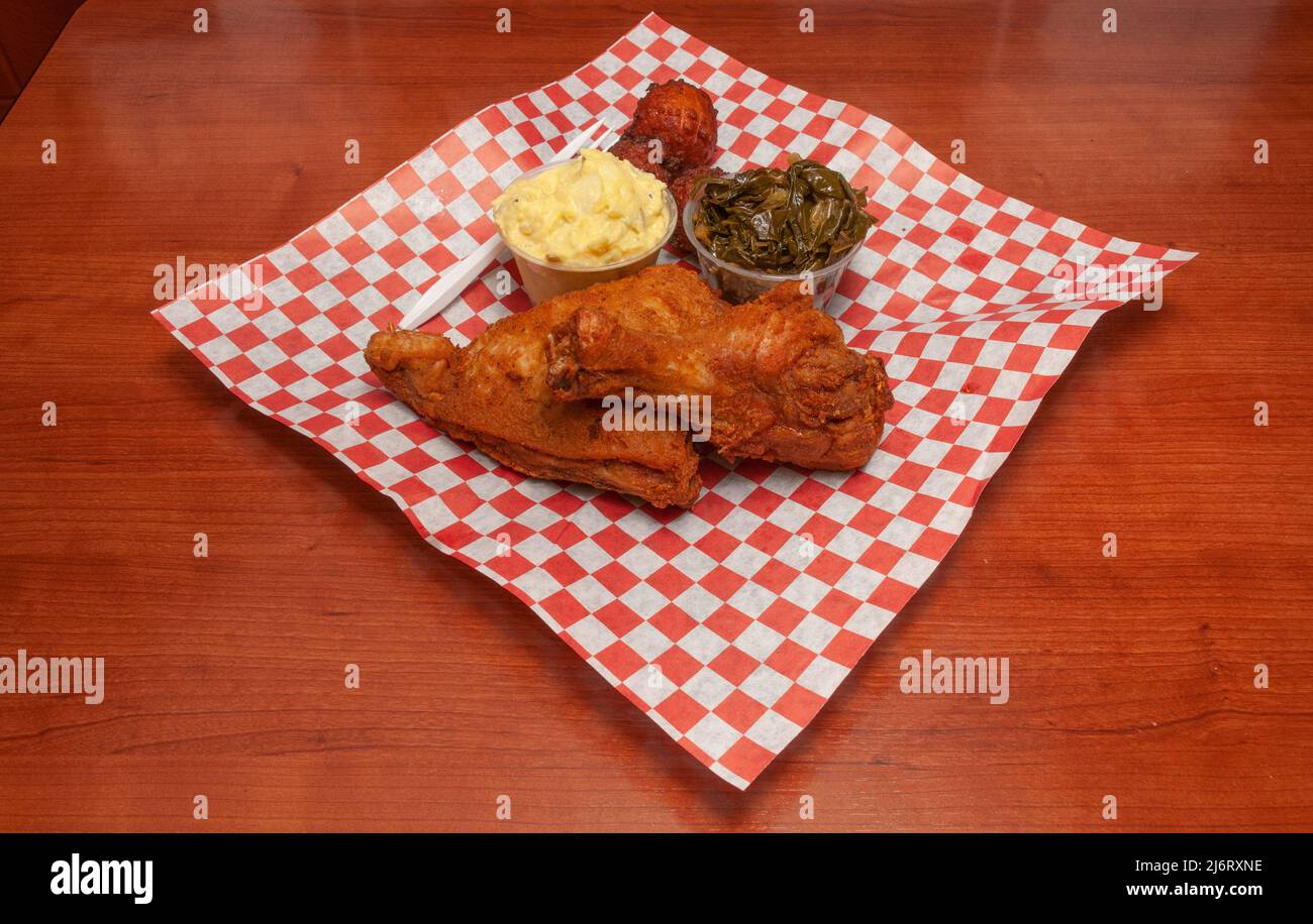 A pile of delicious southern fried chicken Stock Photo - Alamy