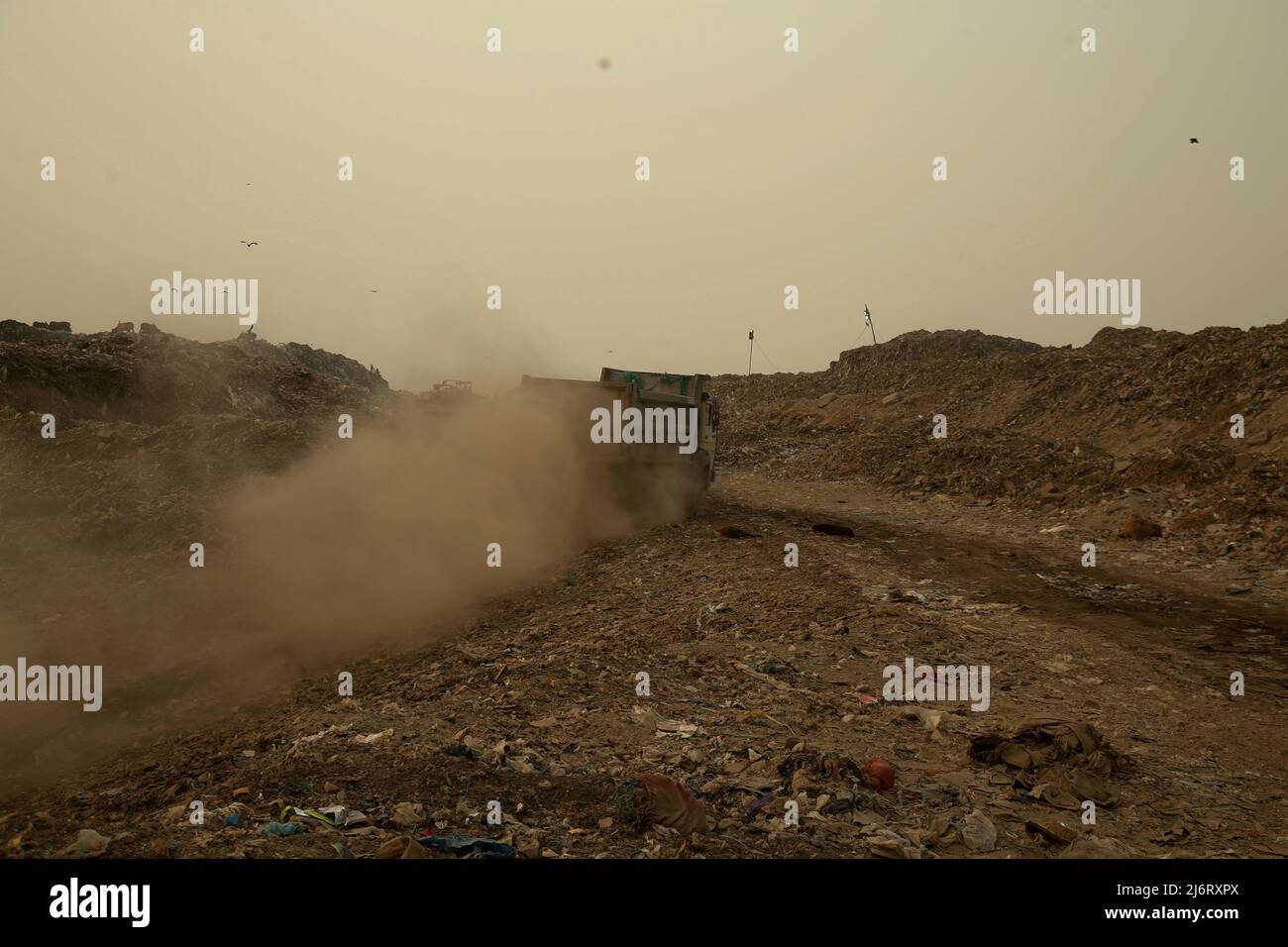 May 3, 2022, Delhi, Delhi, India: Garbage dumping at the Bhalswa ...