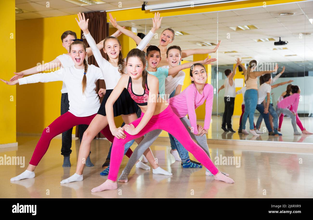 Posing poses together hi-res stock photography and images - Alamy