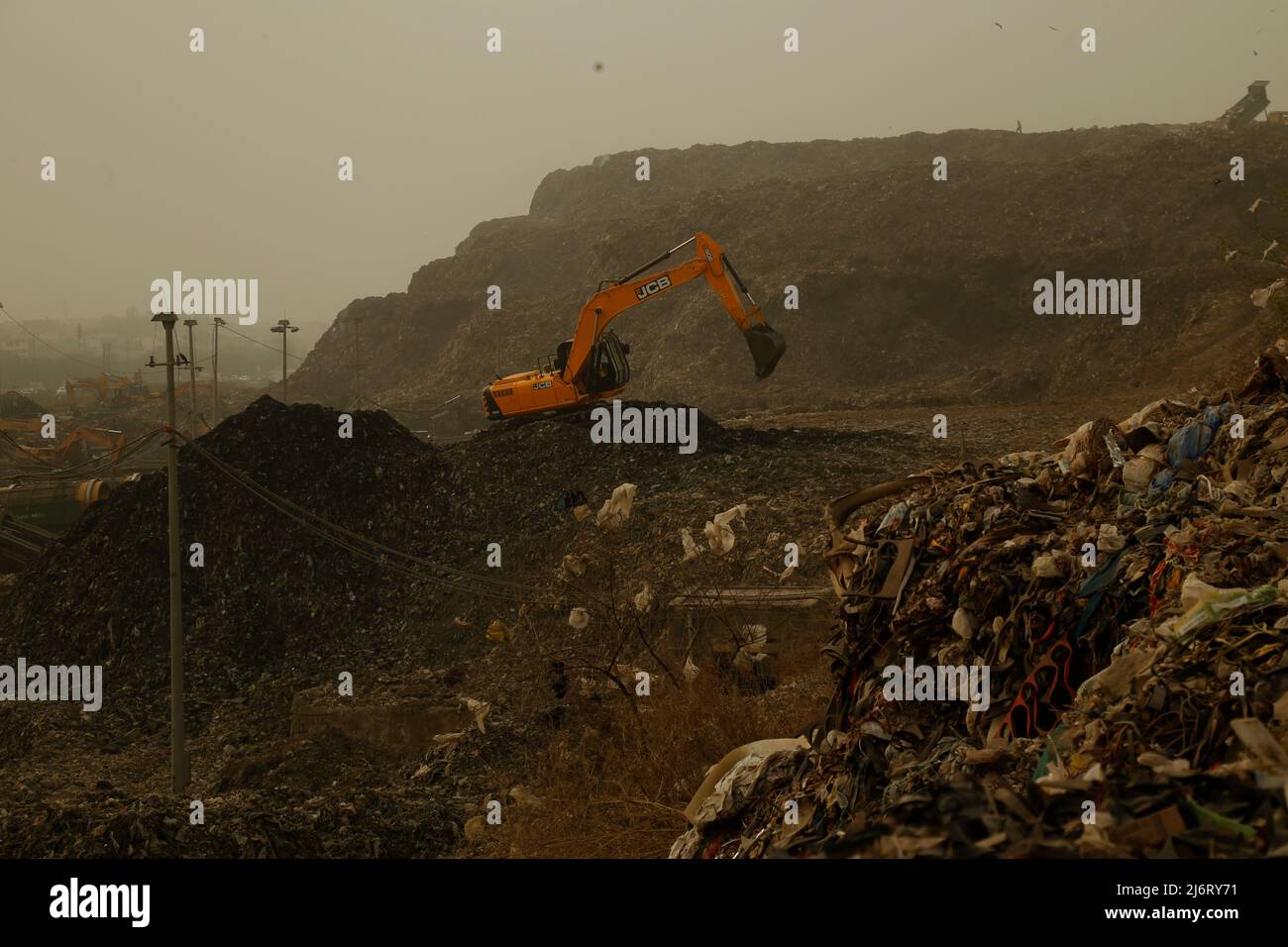 May 3, 2022, Delhi, Delhi, India: Garbage dumping at the Bhalswa ...