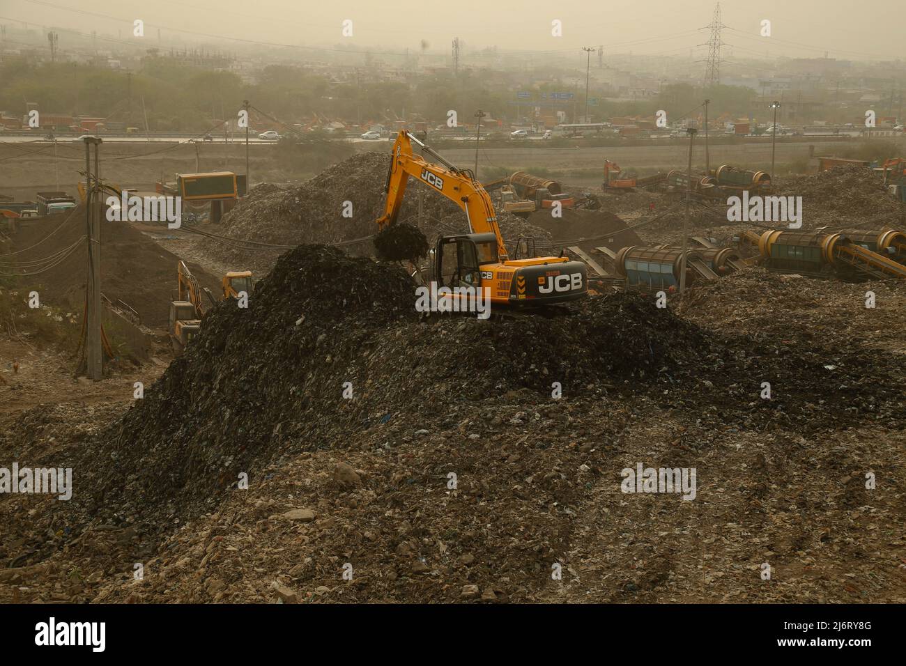 May 3, 2022, Delhi, Delhi, India: Garbage dumping at the Bhalswa ...