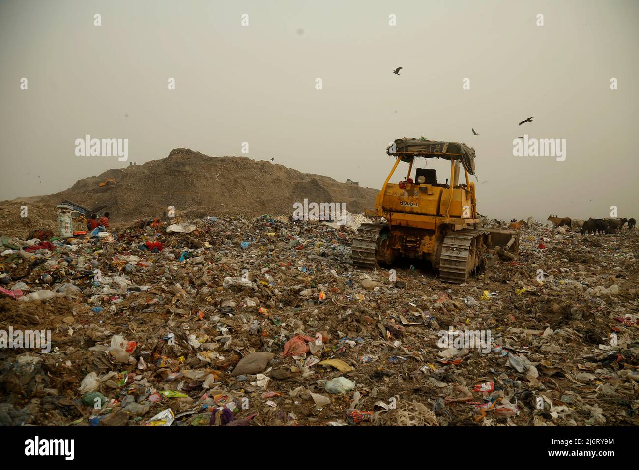 May 3, 2022, Delhi, Delhi, India: Garbage dumping at the Bhalswa ...