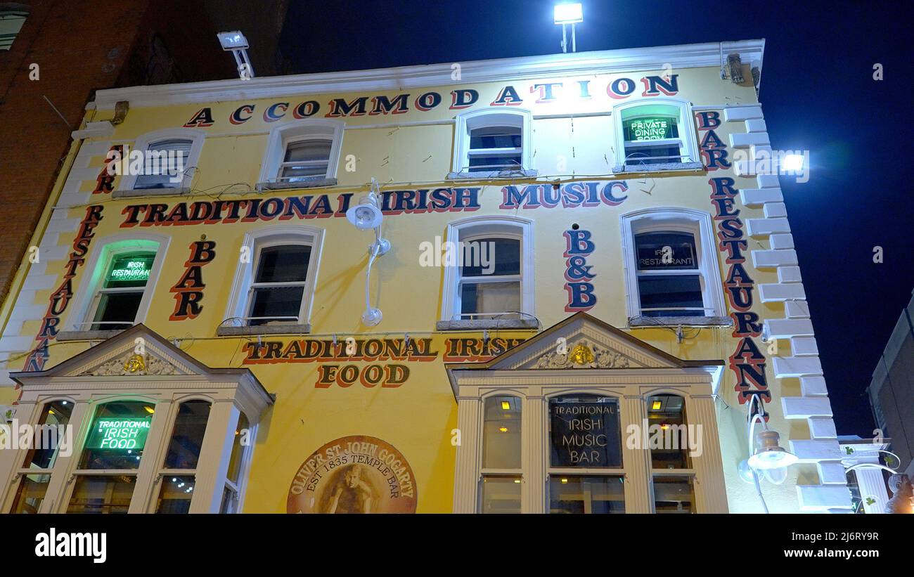 Amazing Irish pubs in the Temple Bar Quarter in Dublin - DUBLIN ...