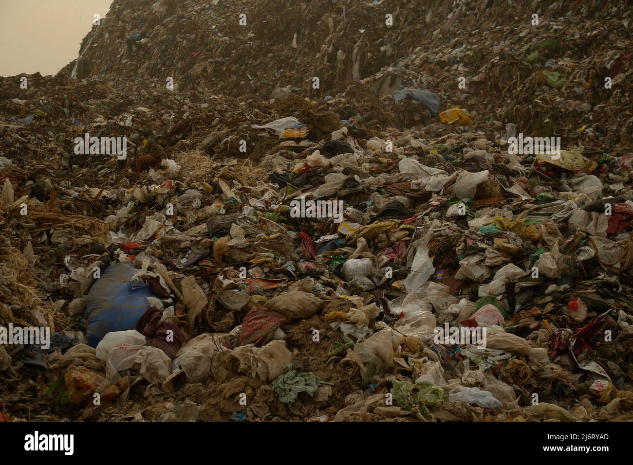 May 3, 2022, Delhi, Delhi, India: Garbage dumping at the Bhalswa ...