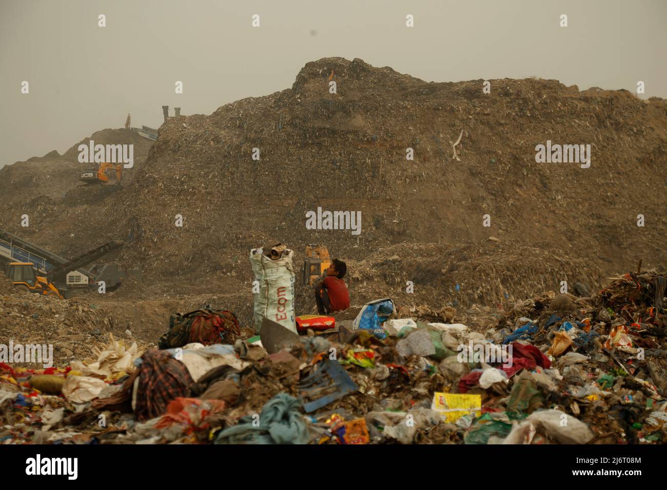 May 3, 2022, Delhi, Delhi, India: Garbage dumping at the Bhalswa ...