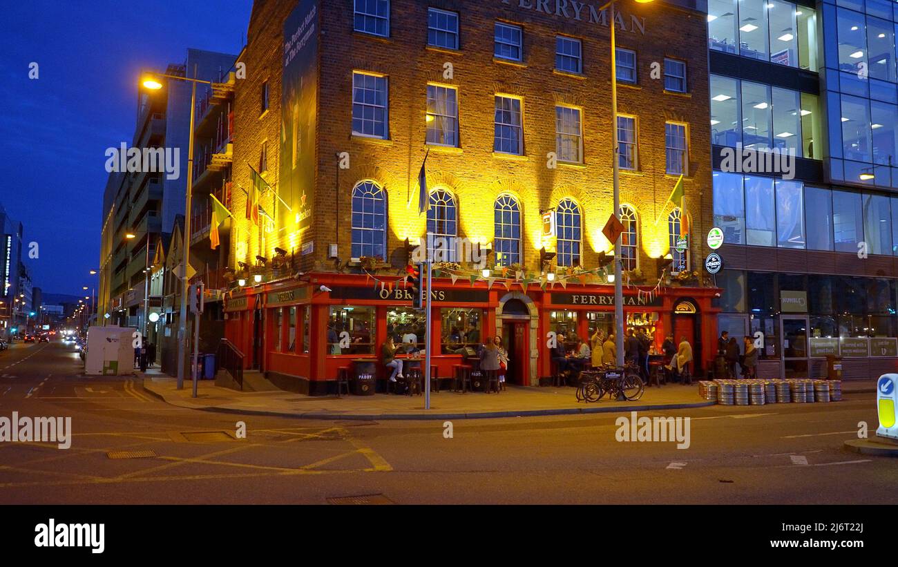 Amazing Irish pubs in the Temple Bar Quarter in Dublin - DUBLIN ...