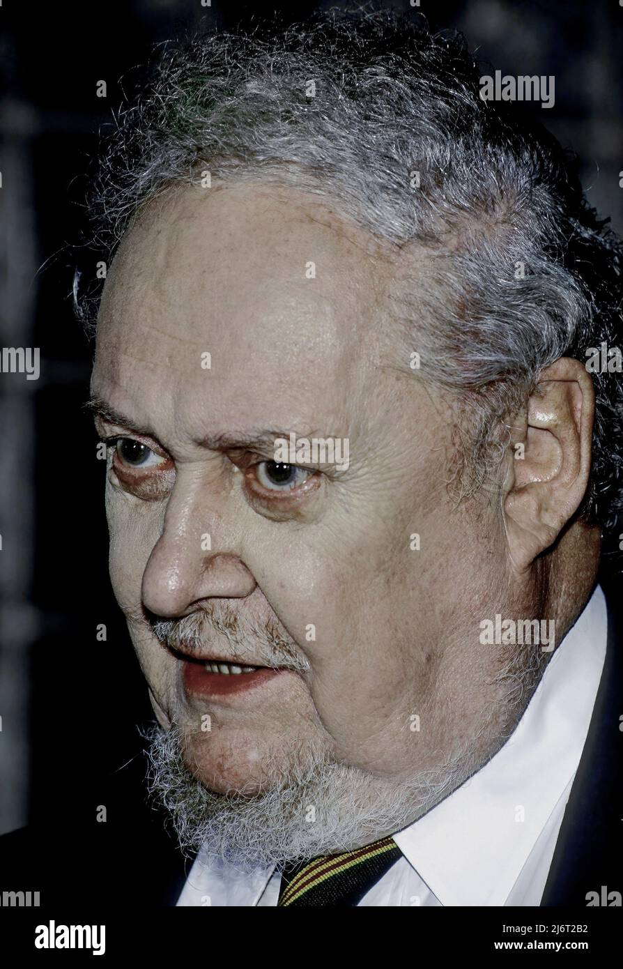 WASHINGTON DC - 1996 Judge Robert Bork talks to reporters outside of ...