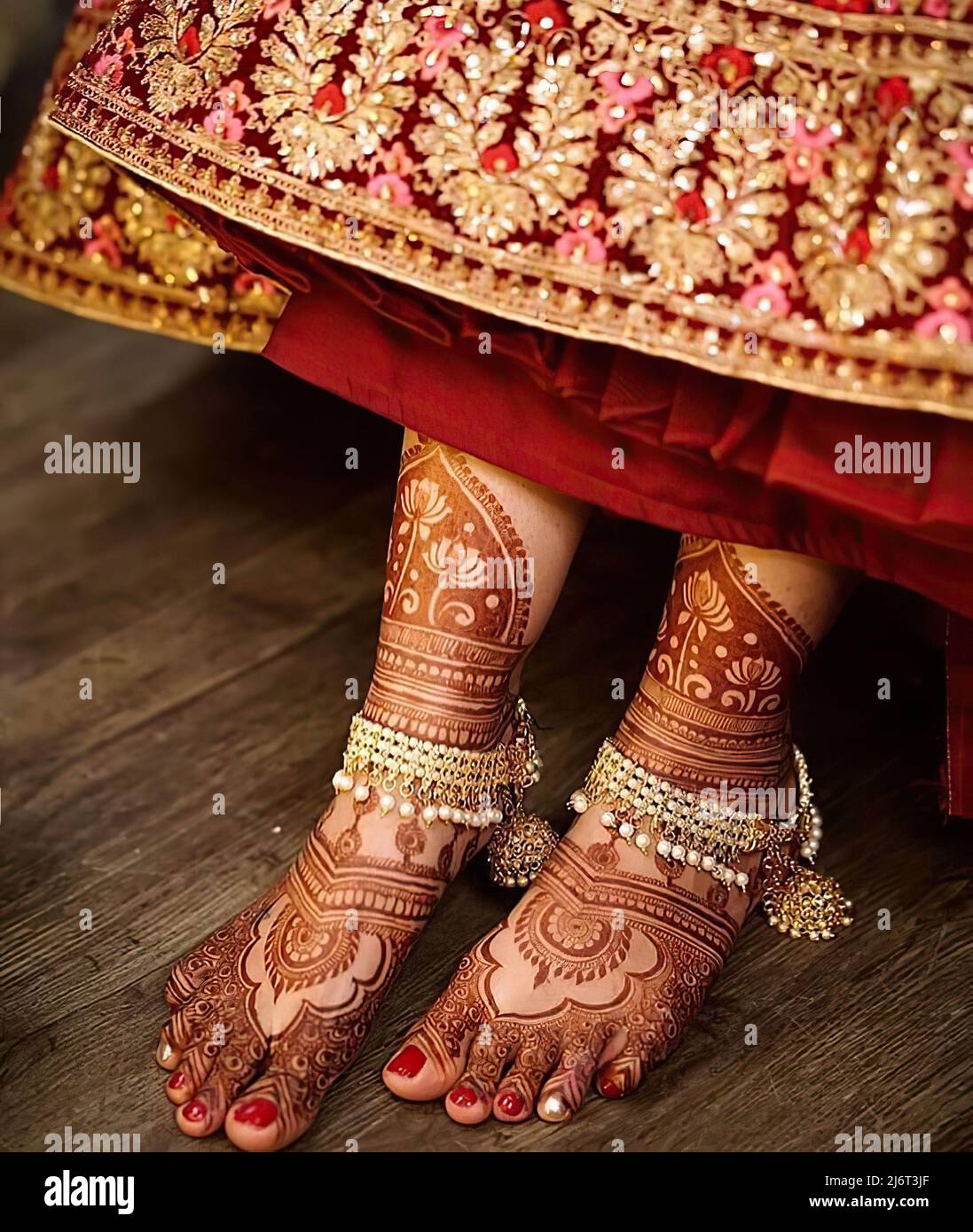women feet decorated with Beautiful mehndi and anklets Stock Photo - Alamy