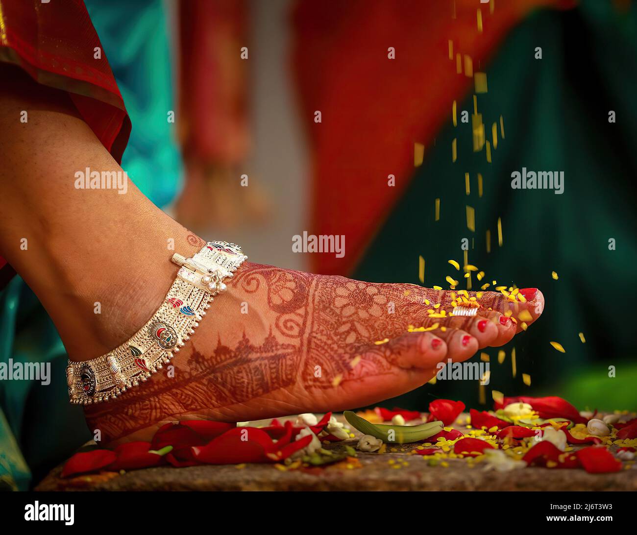 women feet decorated with Beautiful mehndi and anklets Stock Photo - Alamy