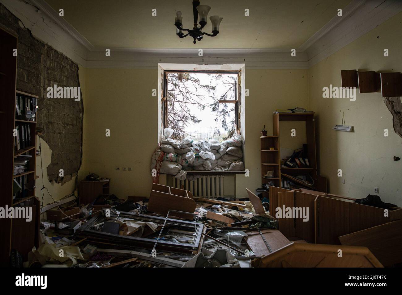 Destroyed office hi-res stock photography and images - Alamy