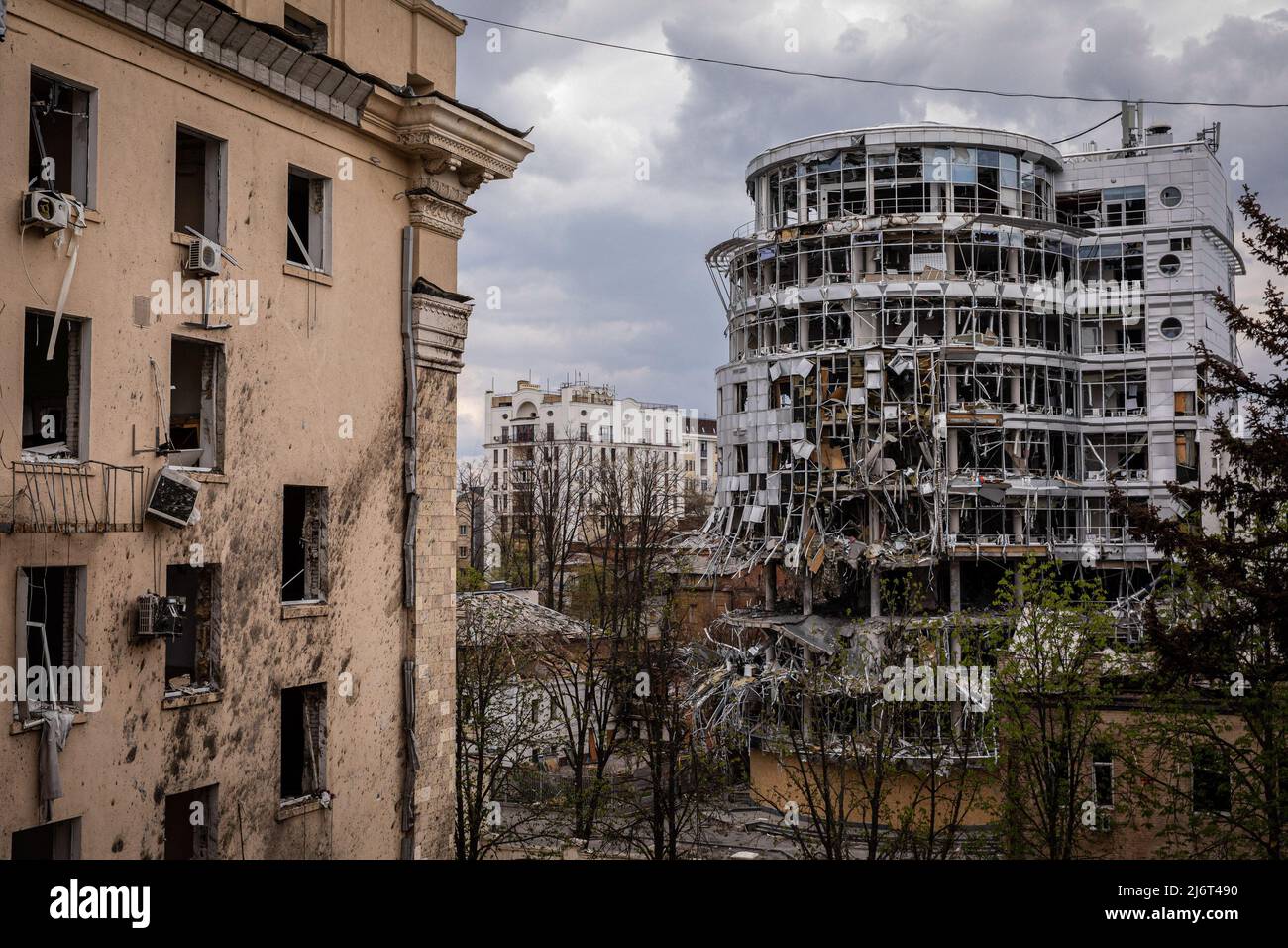 Destroyed shopping mall hi-res stock photography and images - Alamy