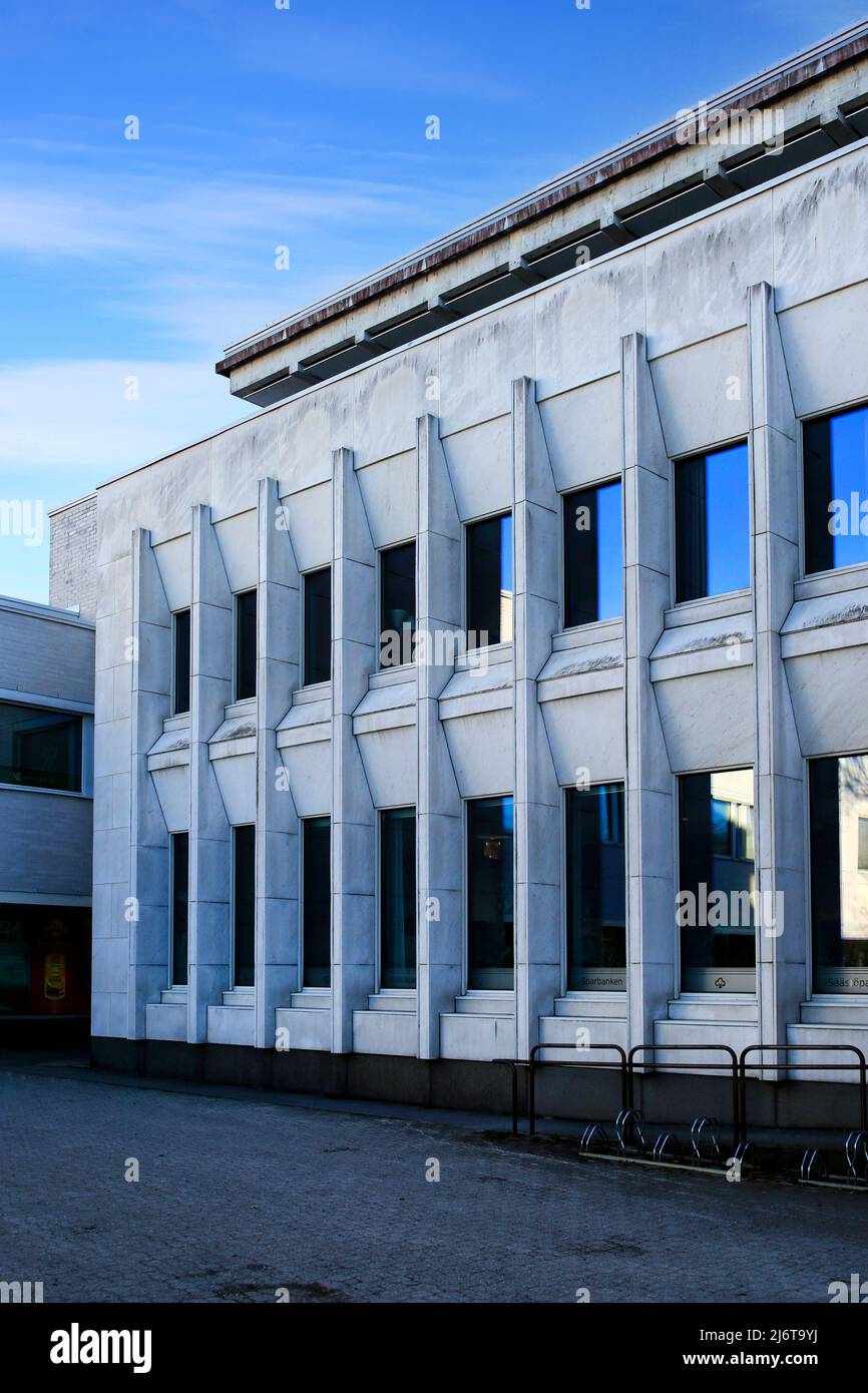 Ekenäs Savings Bank building of white marble and brick by Alvar Aalto ...