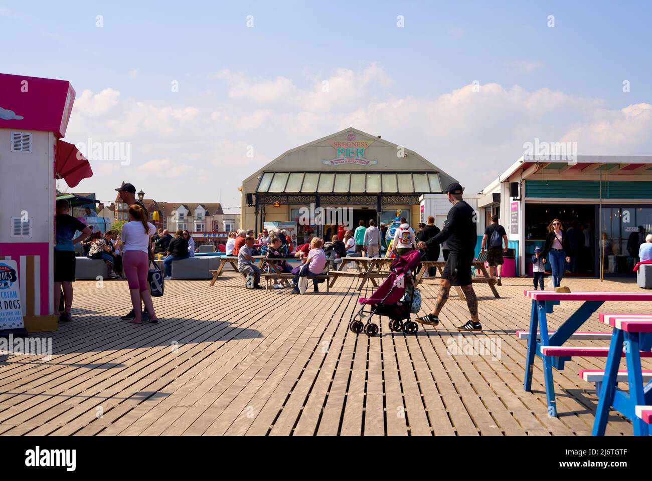 Skegness town seafront hi-res stock photography and images - Alamy