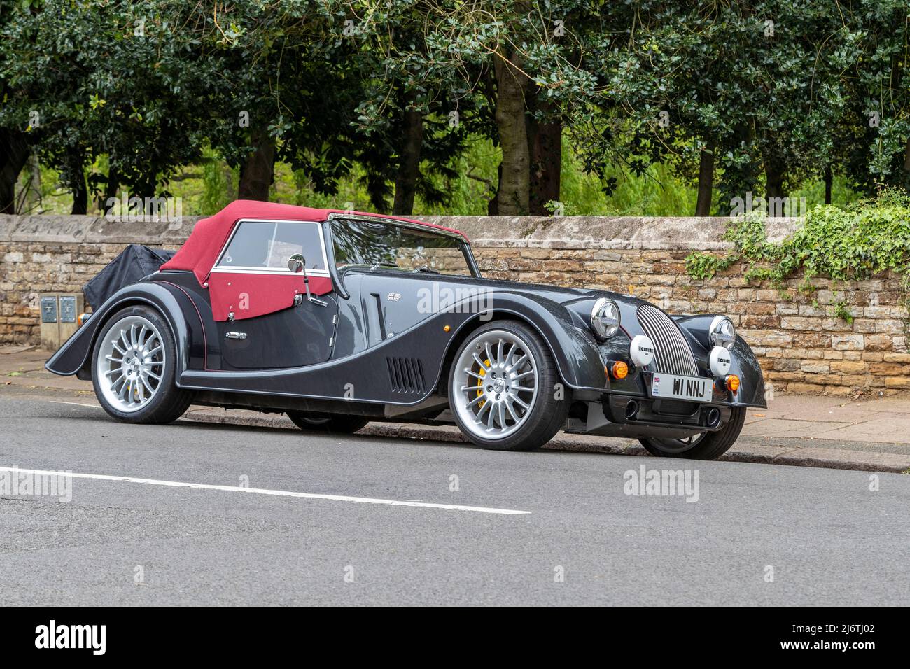 Soft top sports car hi-res stock photography and images - Alamy