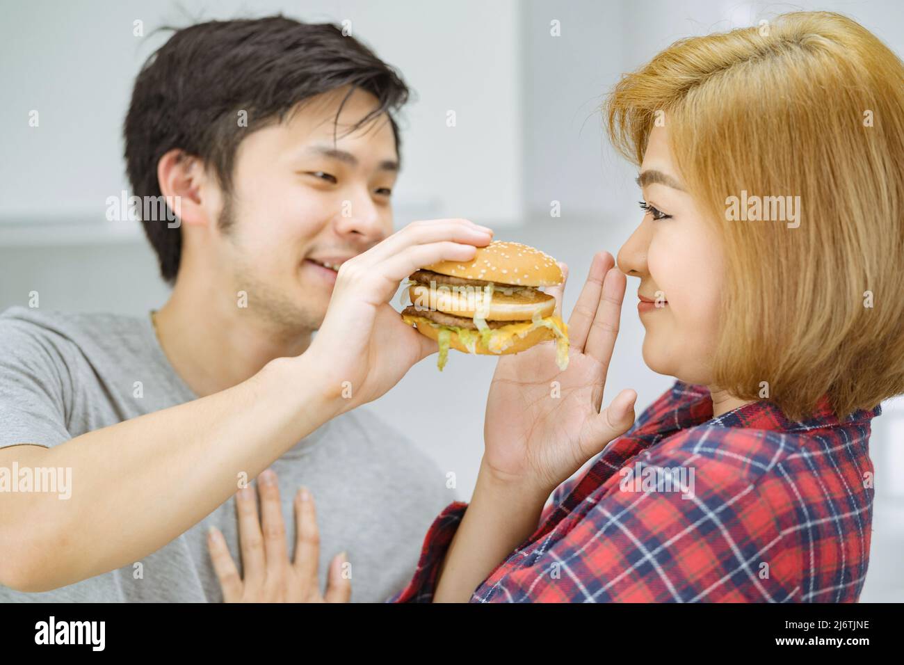 asian couples not eat fast food burger unhealthy, american calories fat ...