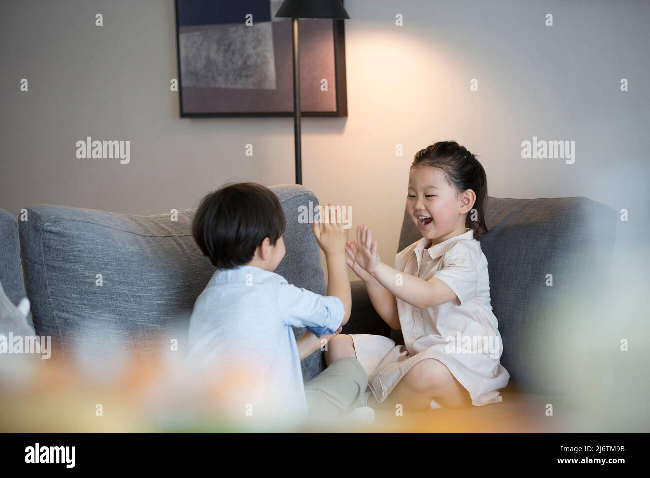 Full length children clapping hi-res stock photography and images - Alamy