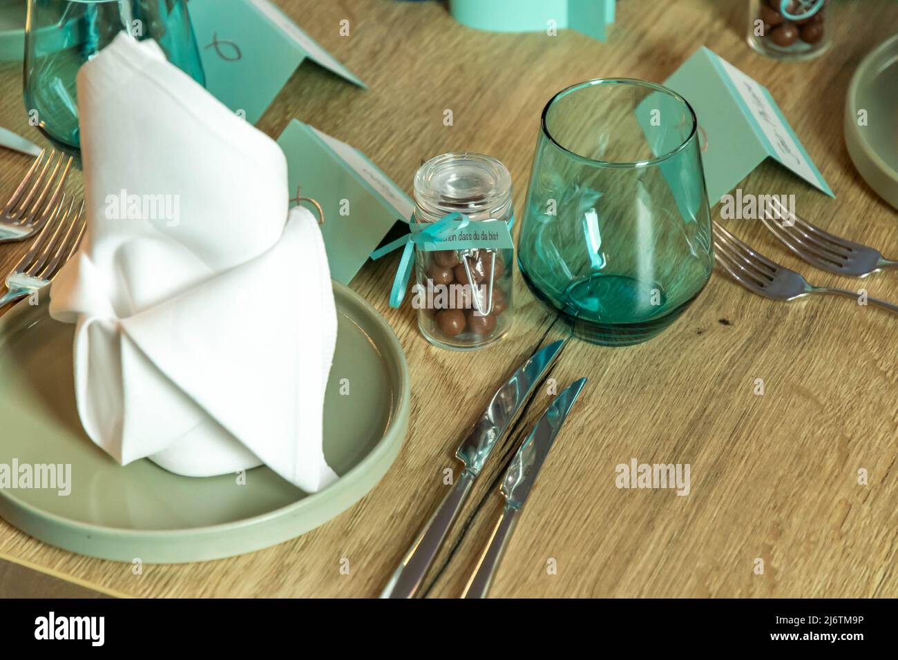 Technique of setting glass hi-res stock photography and images - Alamy