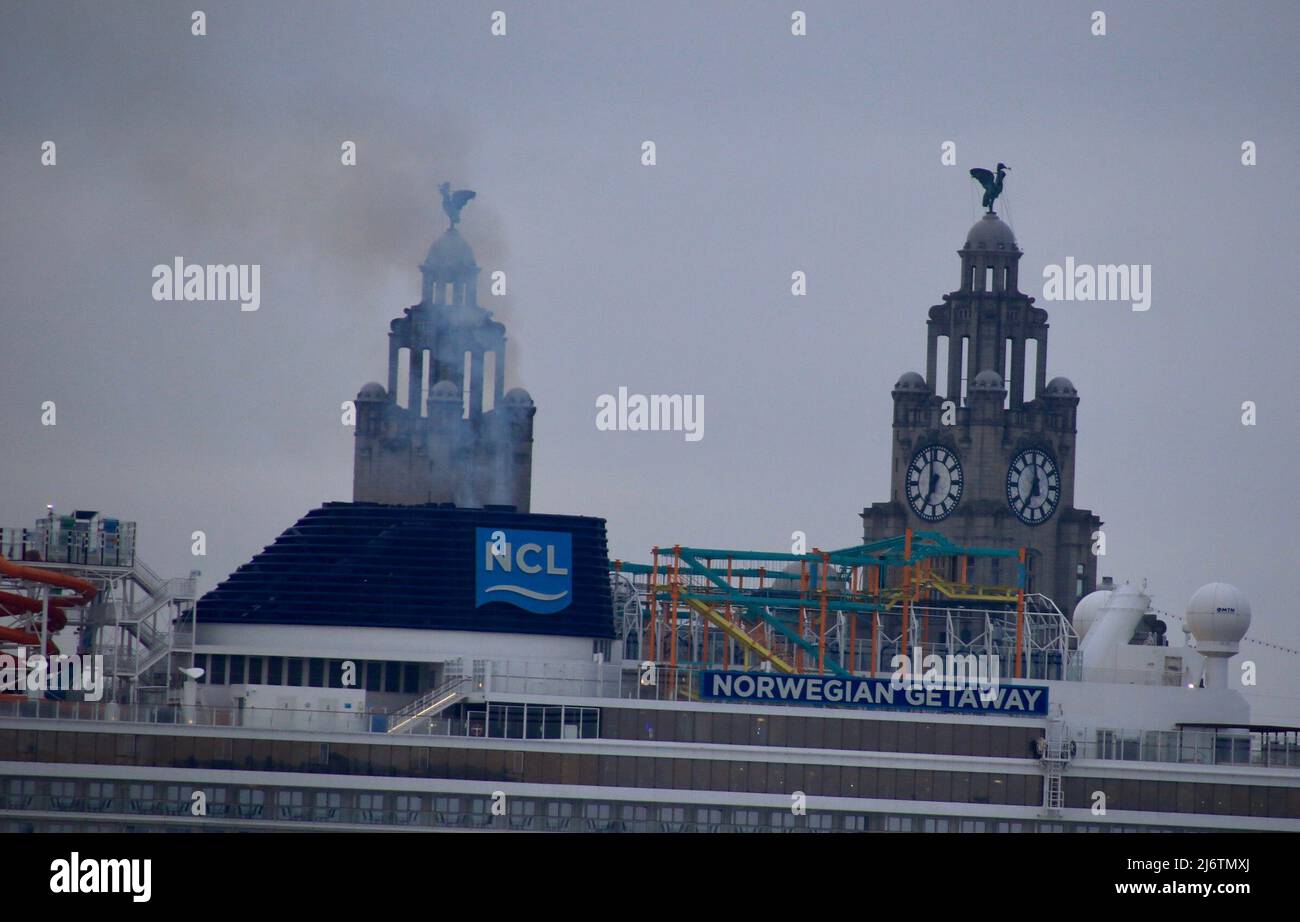 Cruises and navy Stock Photo - Alamy