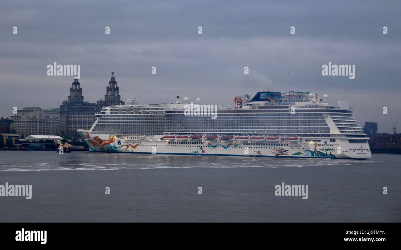 Cruises and navy Stock Photo - Alamy