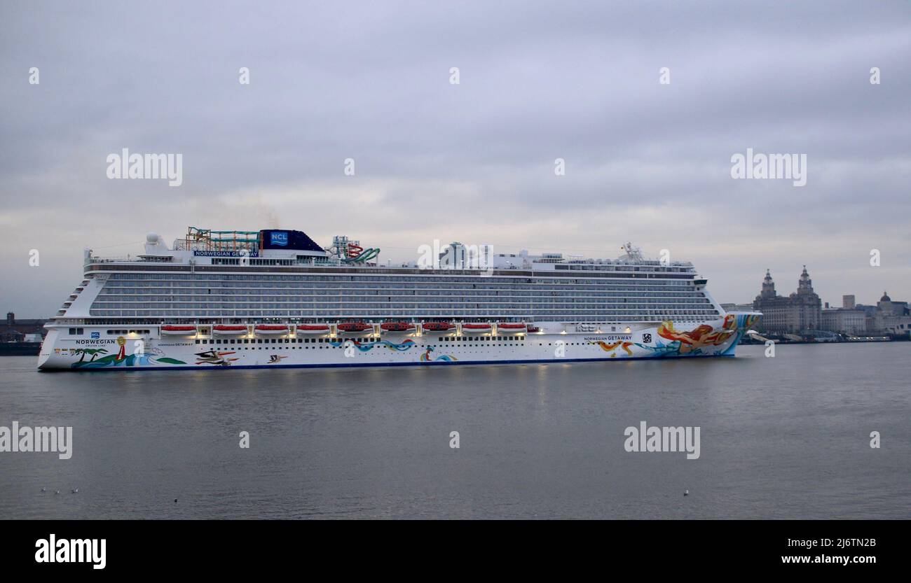 Cruises and navy Stock Photo - Alamy