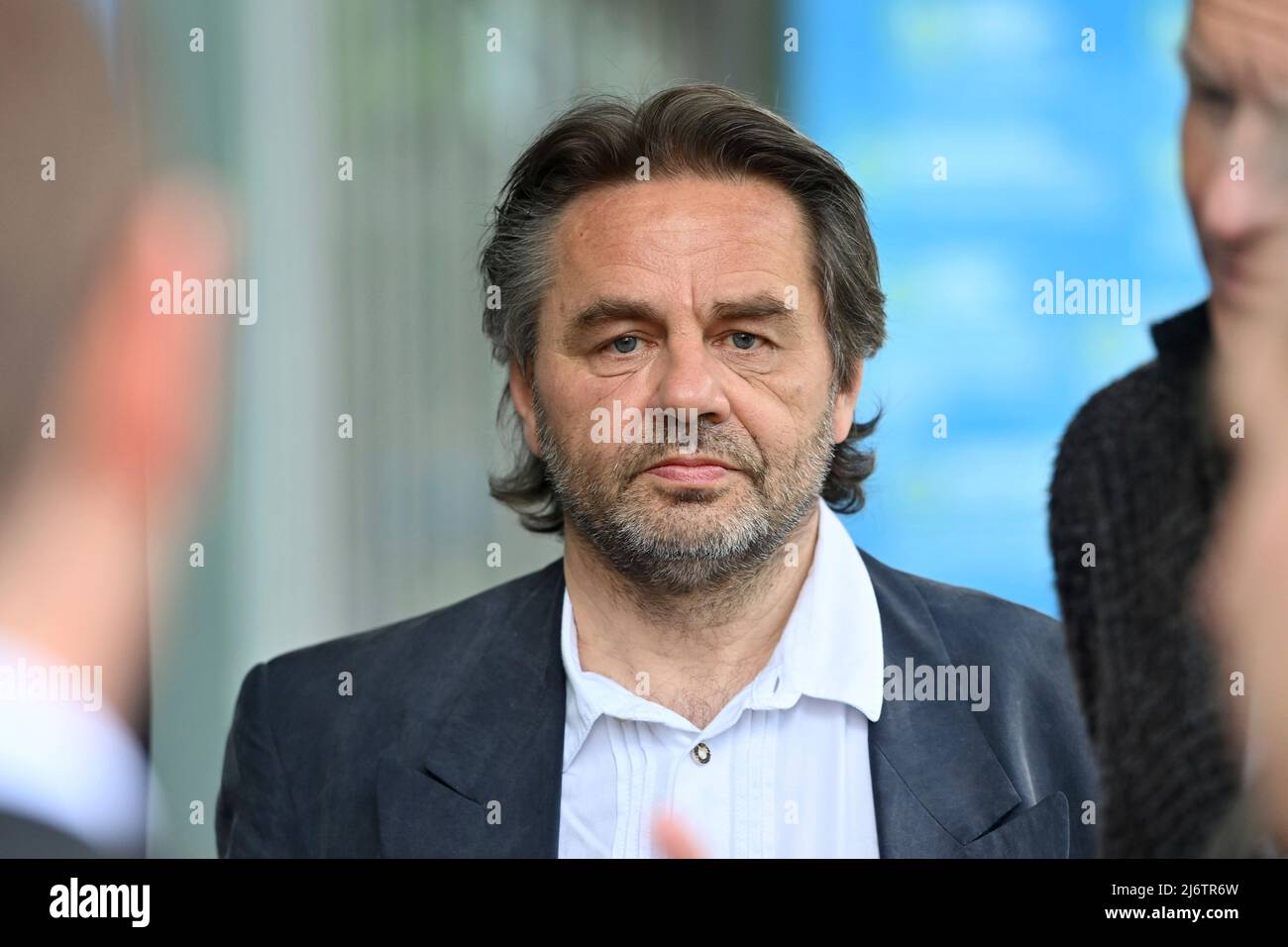 Journalist Manfred OTZELBERGER (editor Bunte) was attacked and ...