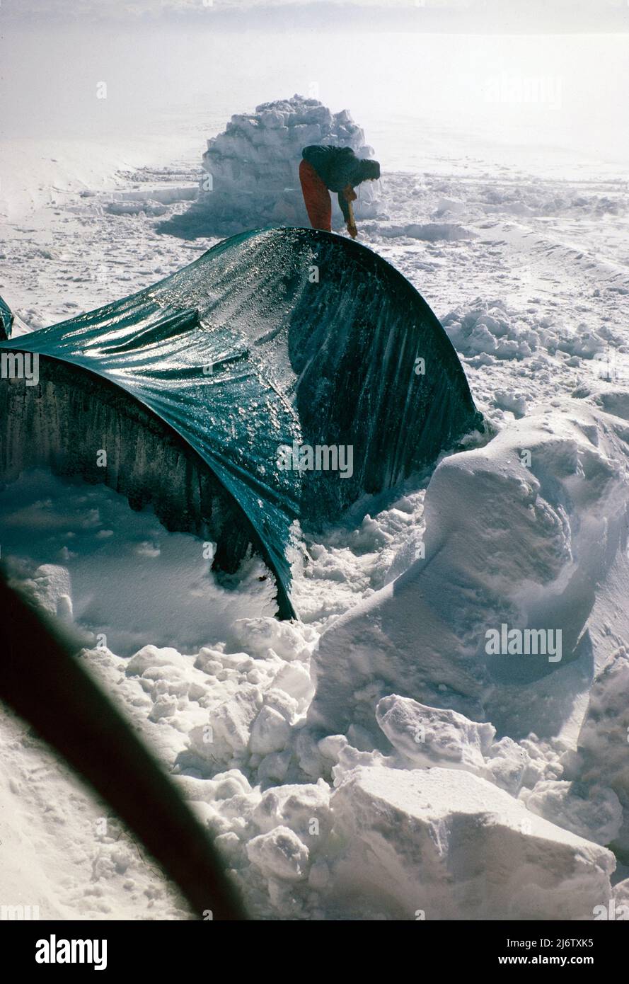 Gudmundur Jonasson tour company adventure Arctic expedition to frozen ...