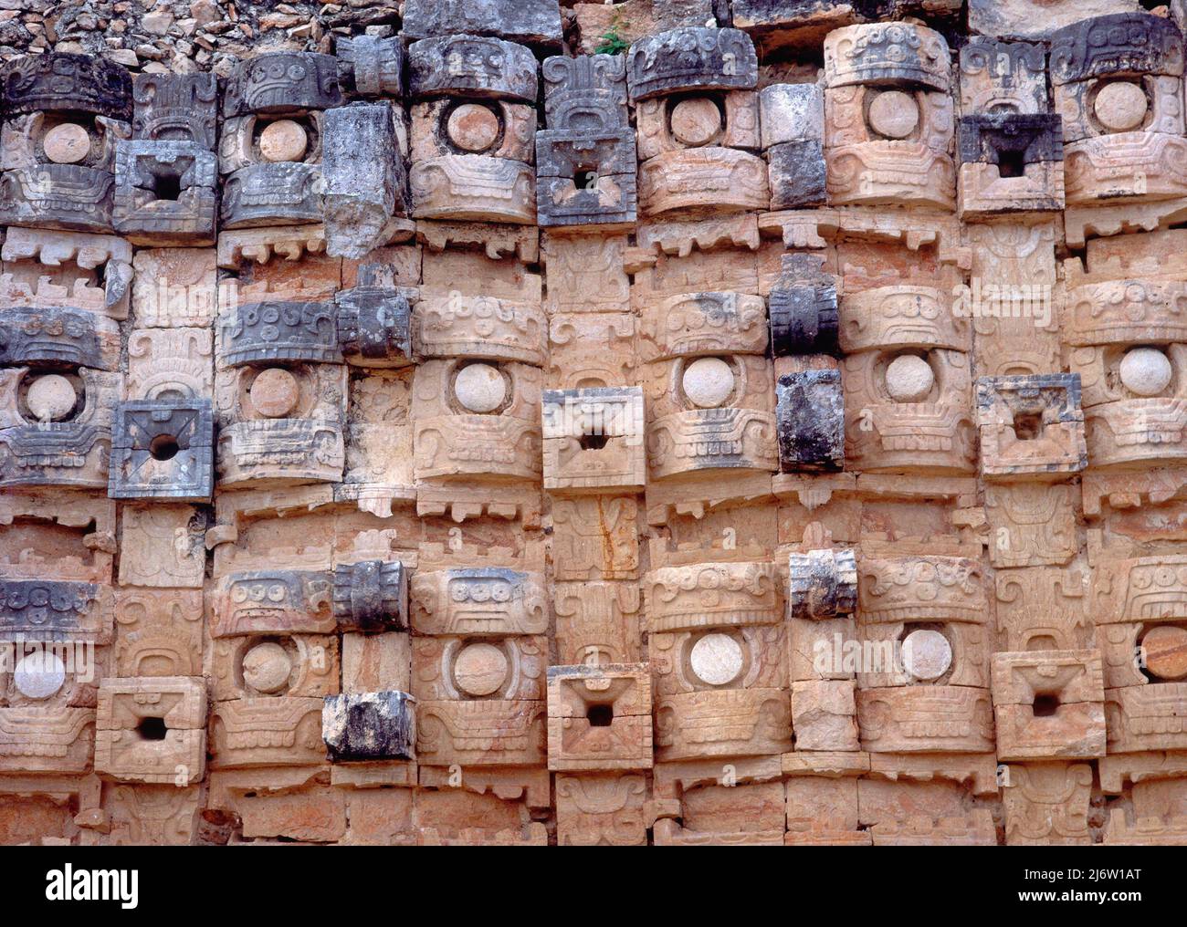 CODZ POOP O PALACIO DE LAS MASCARAS- DETALLE DE LOS MASCARONES DE CHAC ...