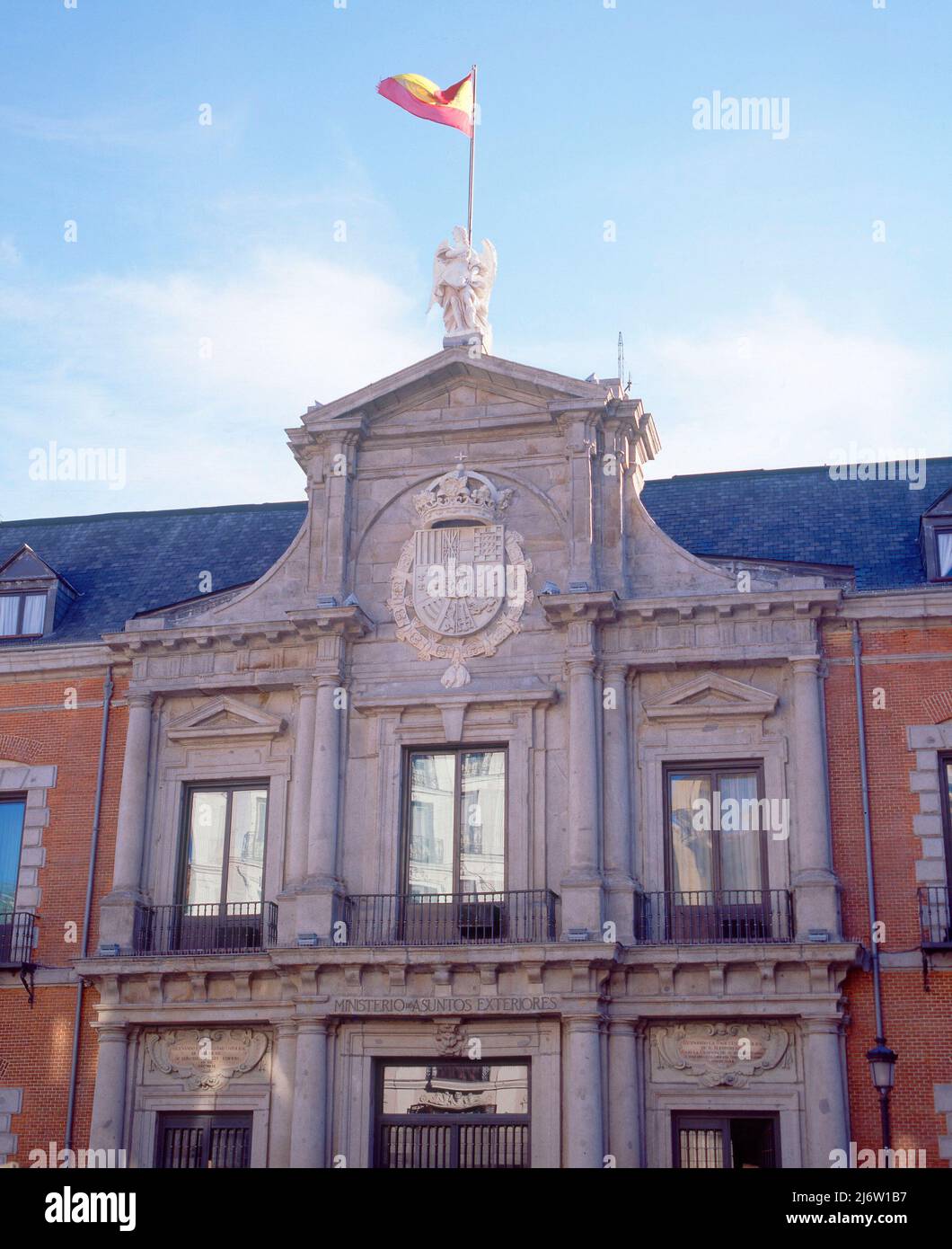 EXTERIOR - FACHADA DEL ANTIGUO PALACIO DE SANTA CRUZ- CARCEL DE CORTE ...