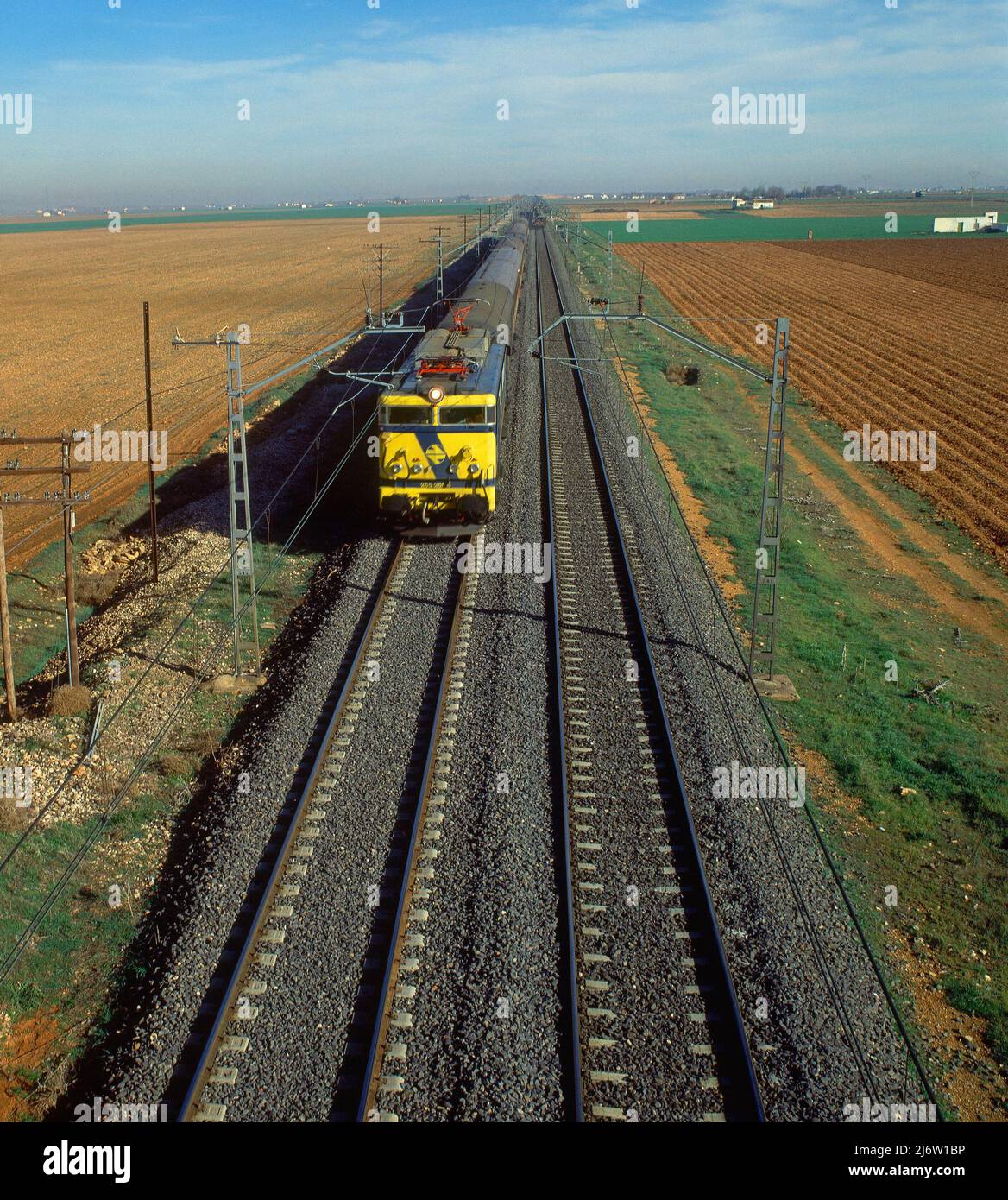 Tren real hi-res stock photography and images - Alamy