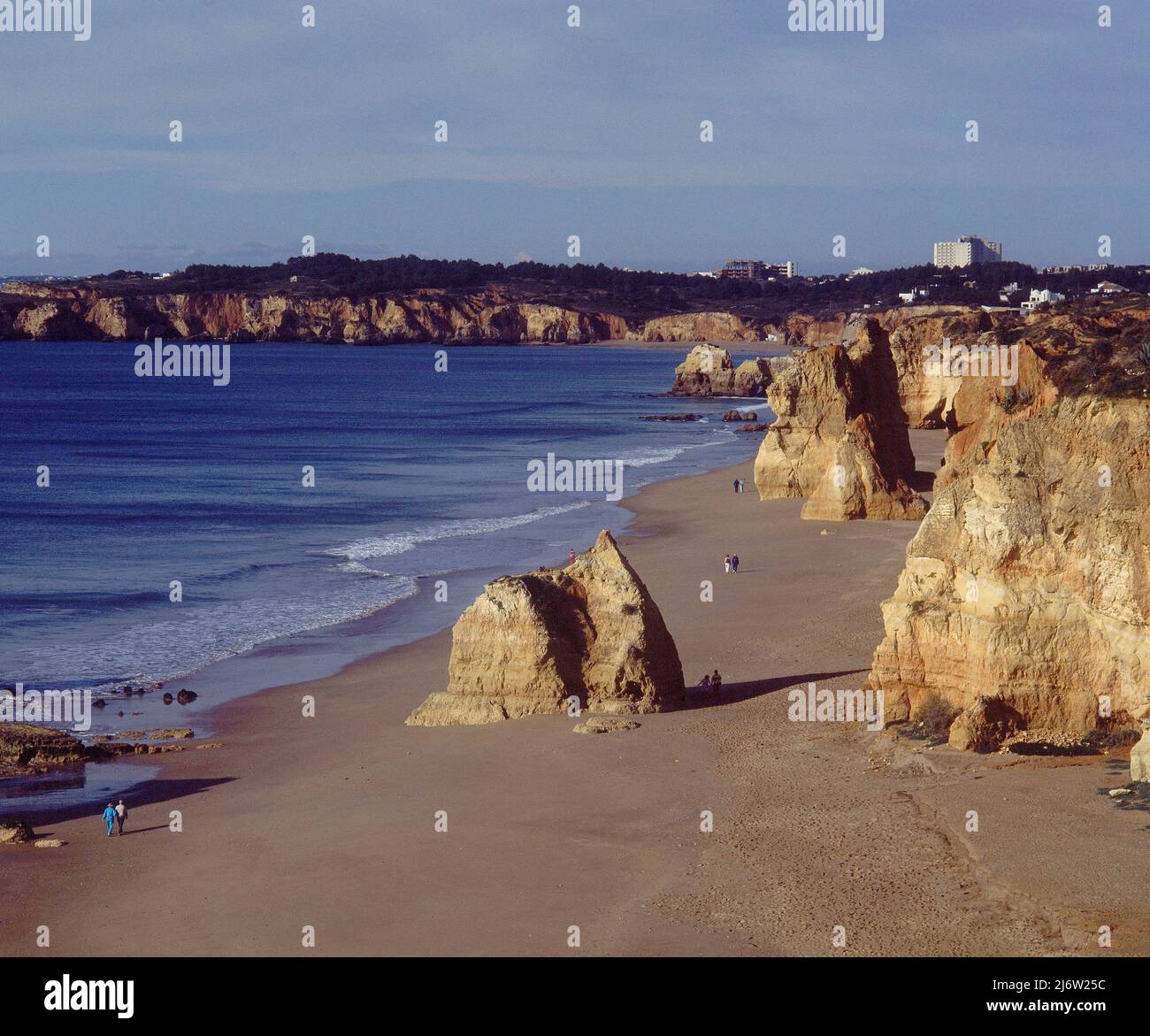 Acantilados rocosos hi-res stock photography and images - Alamy