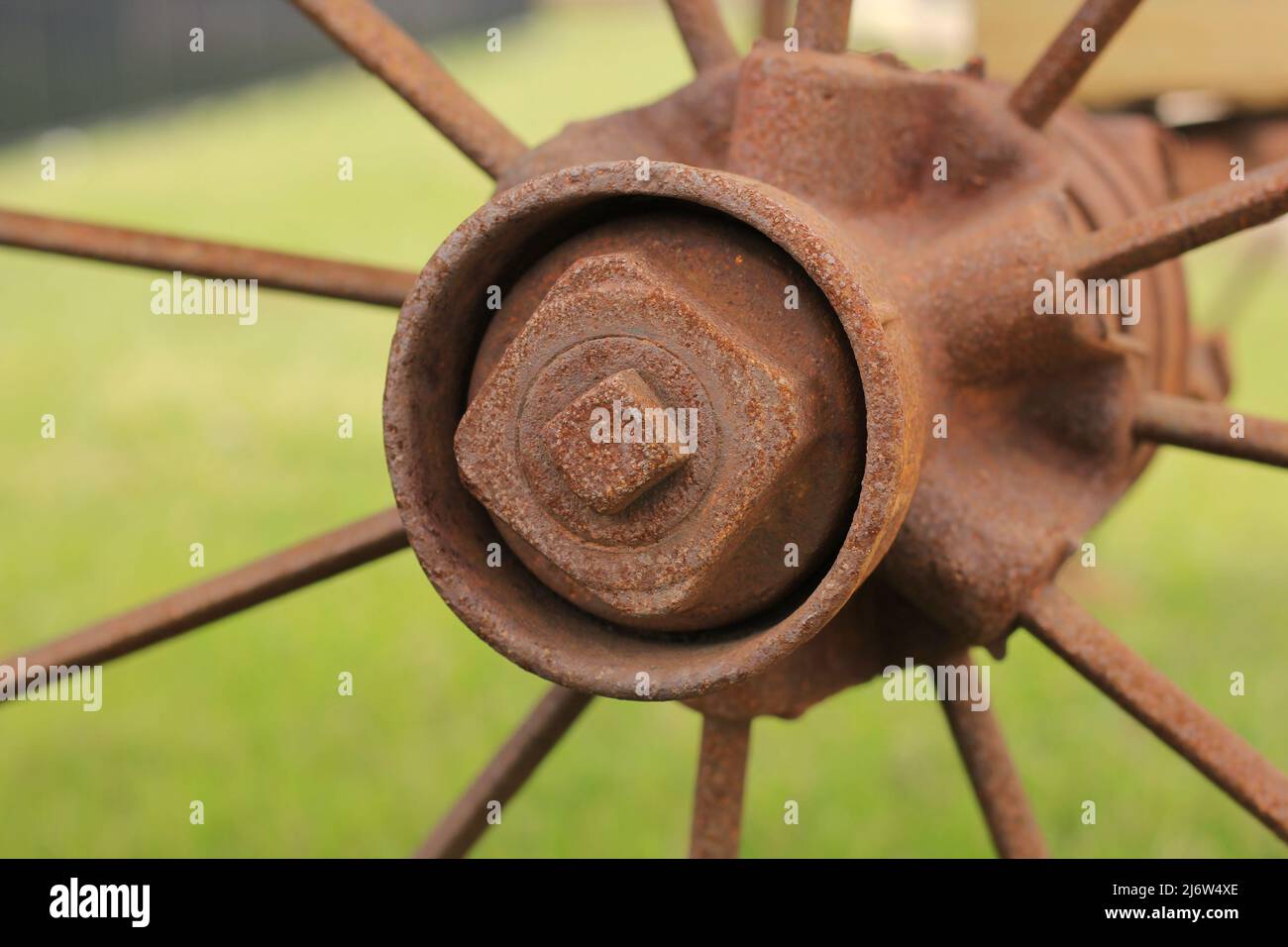 Vintage rusty farm tractor Stock Photo - Alamy