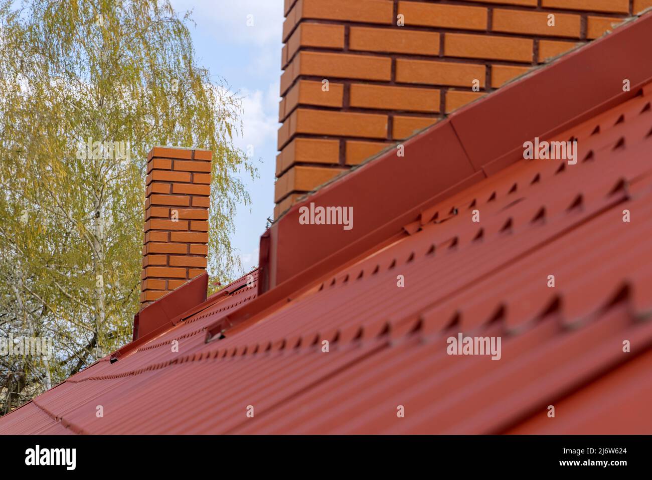 Red corrugated rooftop hi-res stock photography and images - Alamy